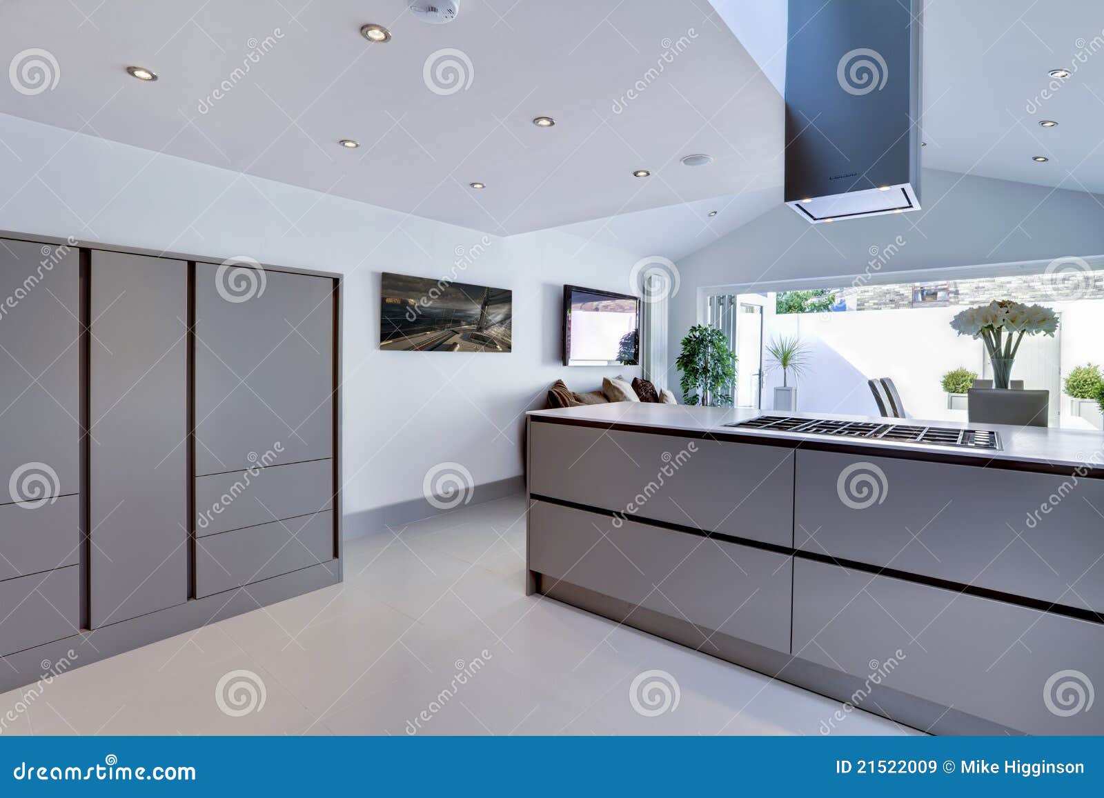 Chic modern kitchen stock image. Image of fashionable - 21522009