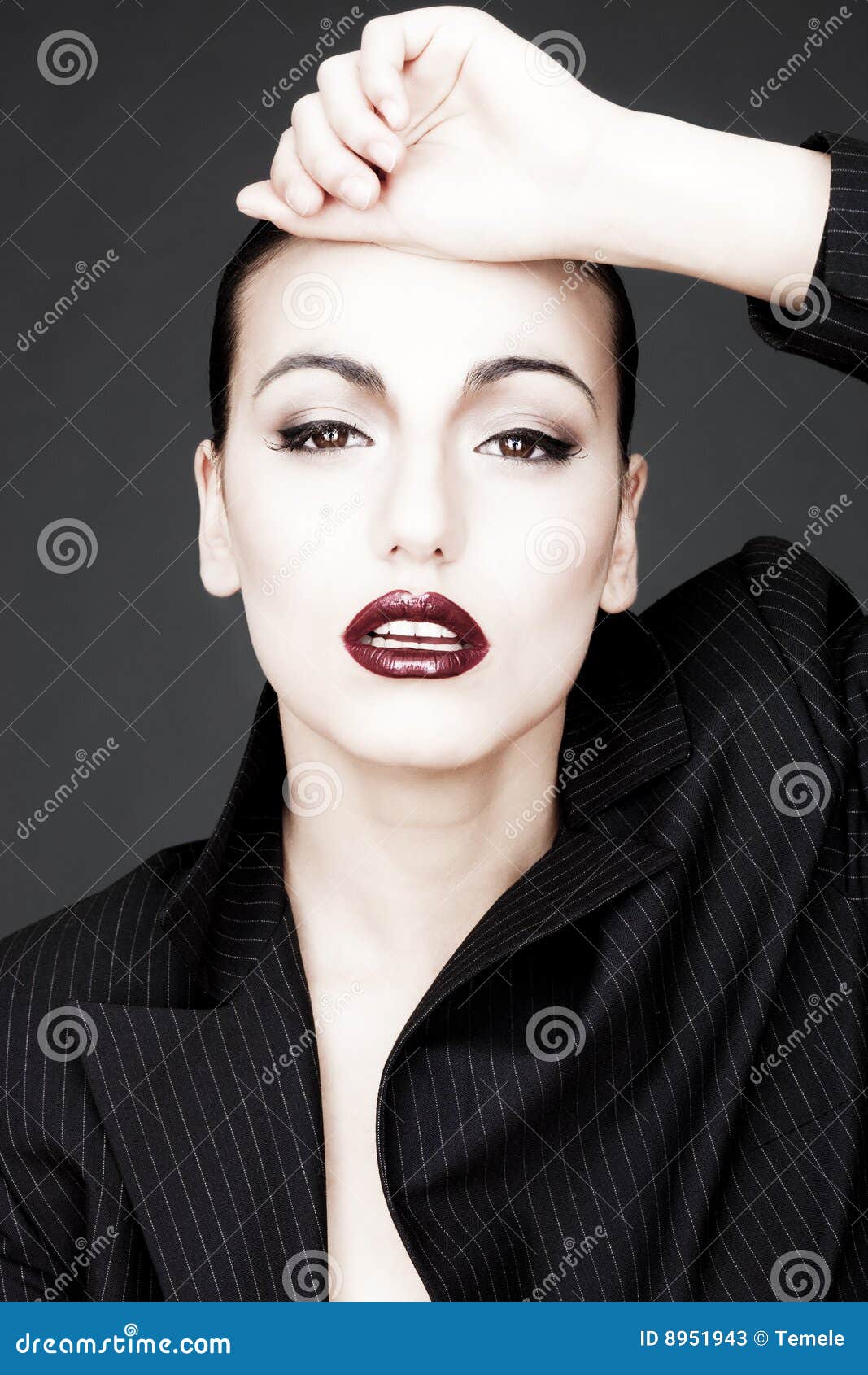 Chica Joven Hermosa Imagen De Archivo Imagen De Morena 8951943