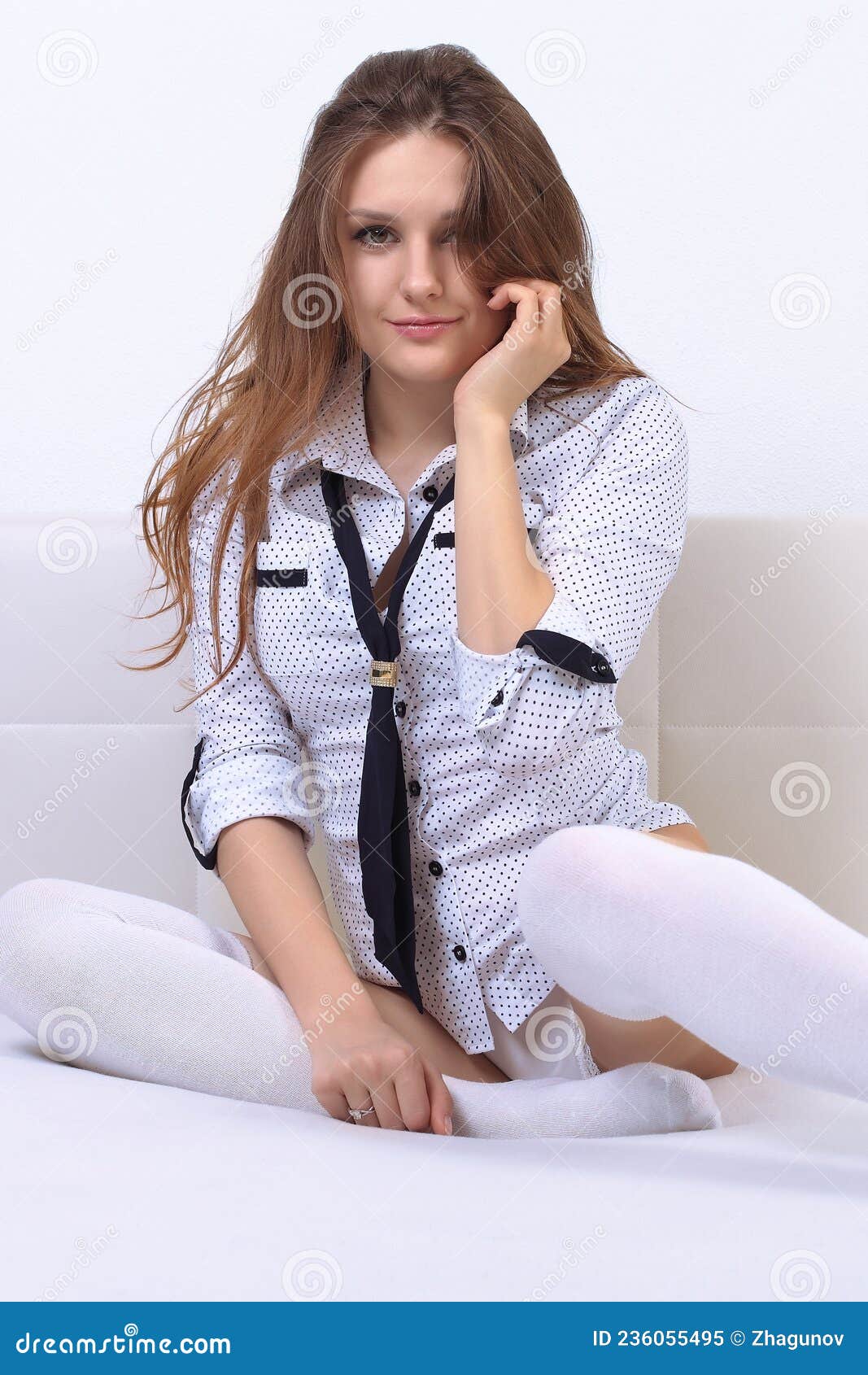 Chica Sexy En Ropa Interior Imagen de archivo - Imagen de cama, cara ...