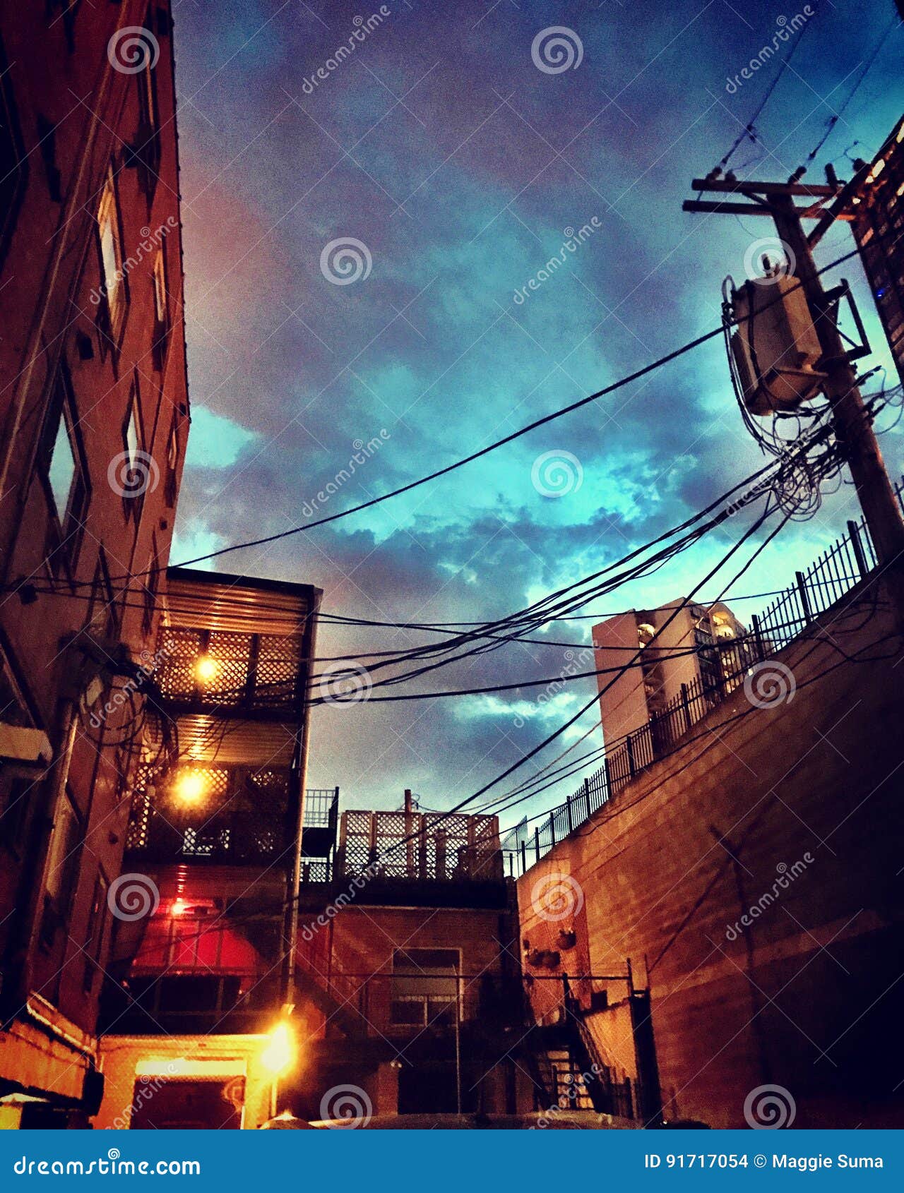 Chicago Alleyway by Night stock photo. Image of couple - 91717054