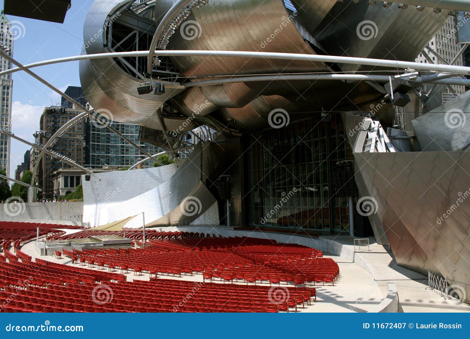 Chicago amphitheater editorial photography. Image of modern - 11672407