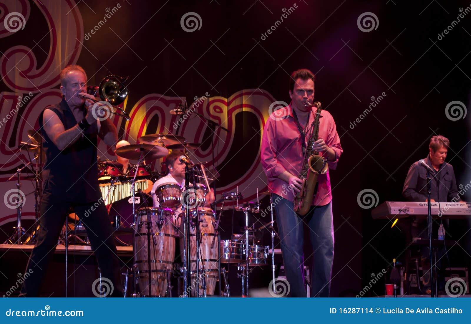 Chicago Band Rock Show editorial stock image. Image of trumpet - 16287114