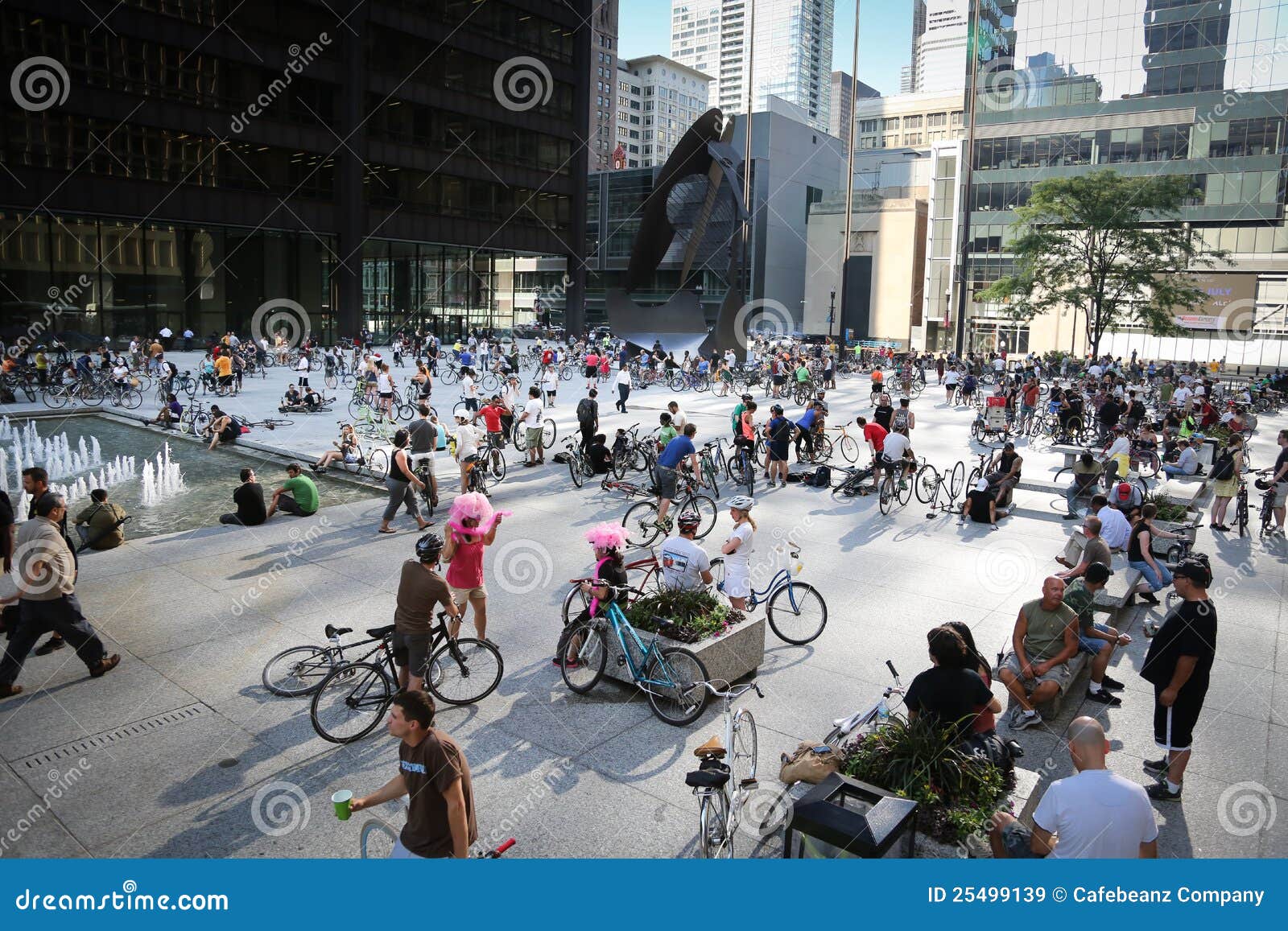 Chicago Bike Ride - Critical Mass Editorial Stock Image - Image of ...