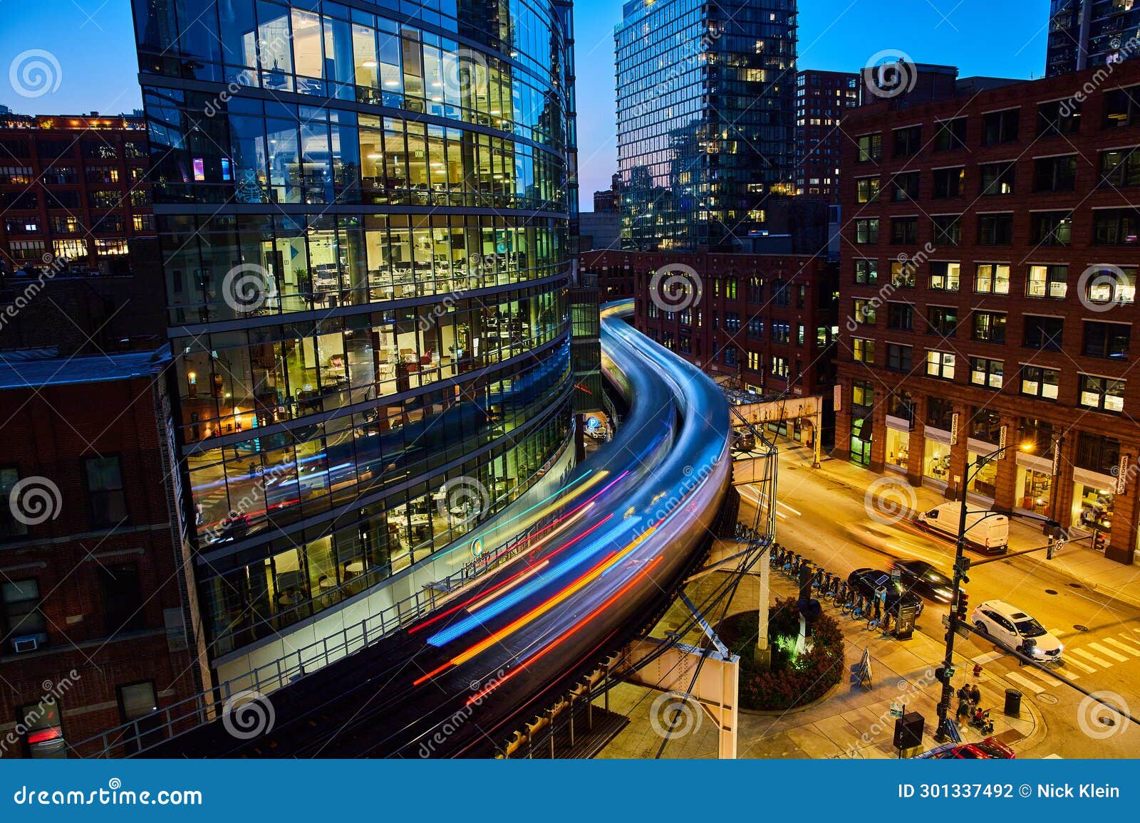 Chicago Blue Hour Train Track - Elevated Urban View Editorial ...