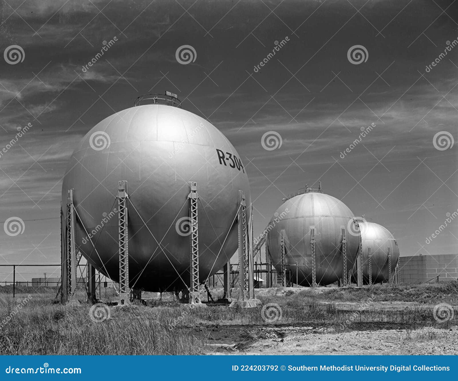 Chicago Bridge & Iron At Shell Refinery, Spheroids2 Picture. Image ...