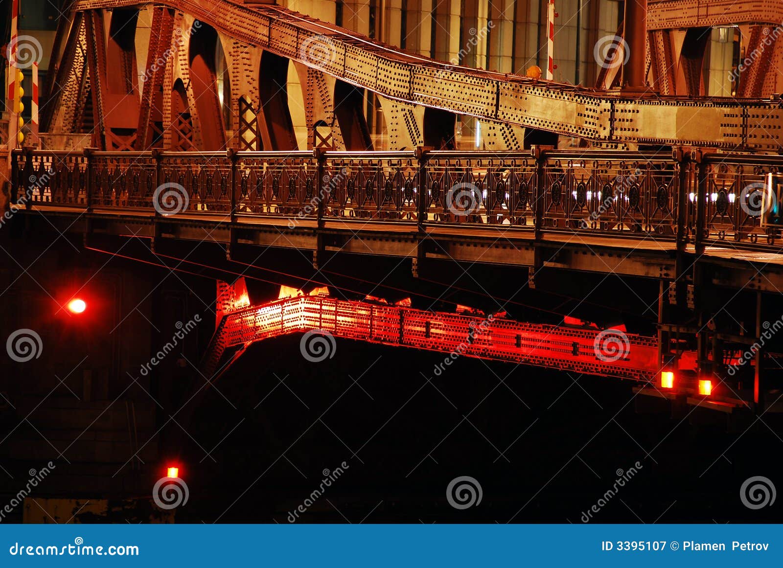 Chicago bridge by night stock image. Image of scene, emotion - 3395107