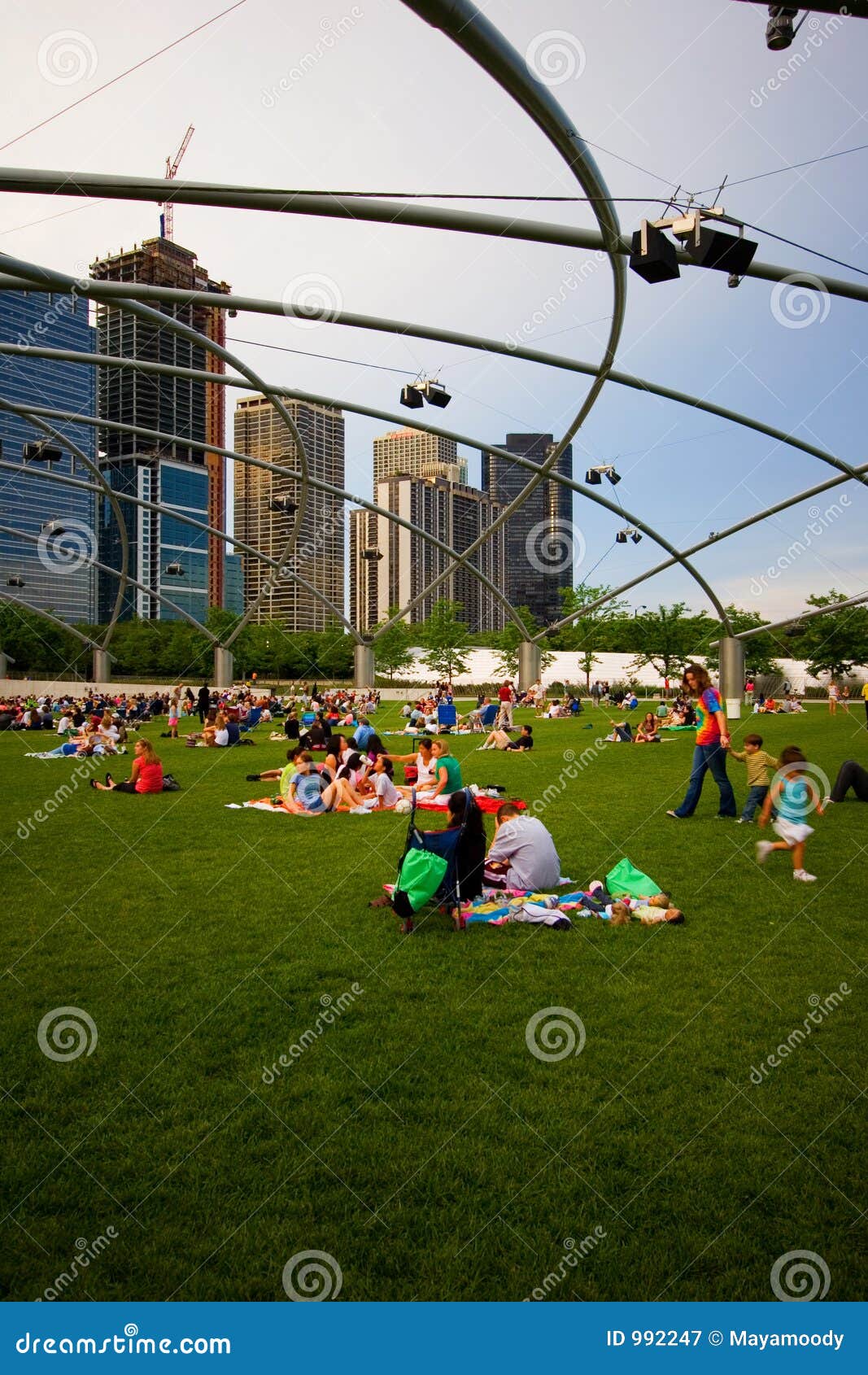 Chicago City View from Millenium Park Editorial Photography - Image of ...