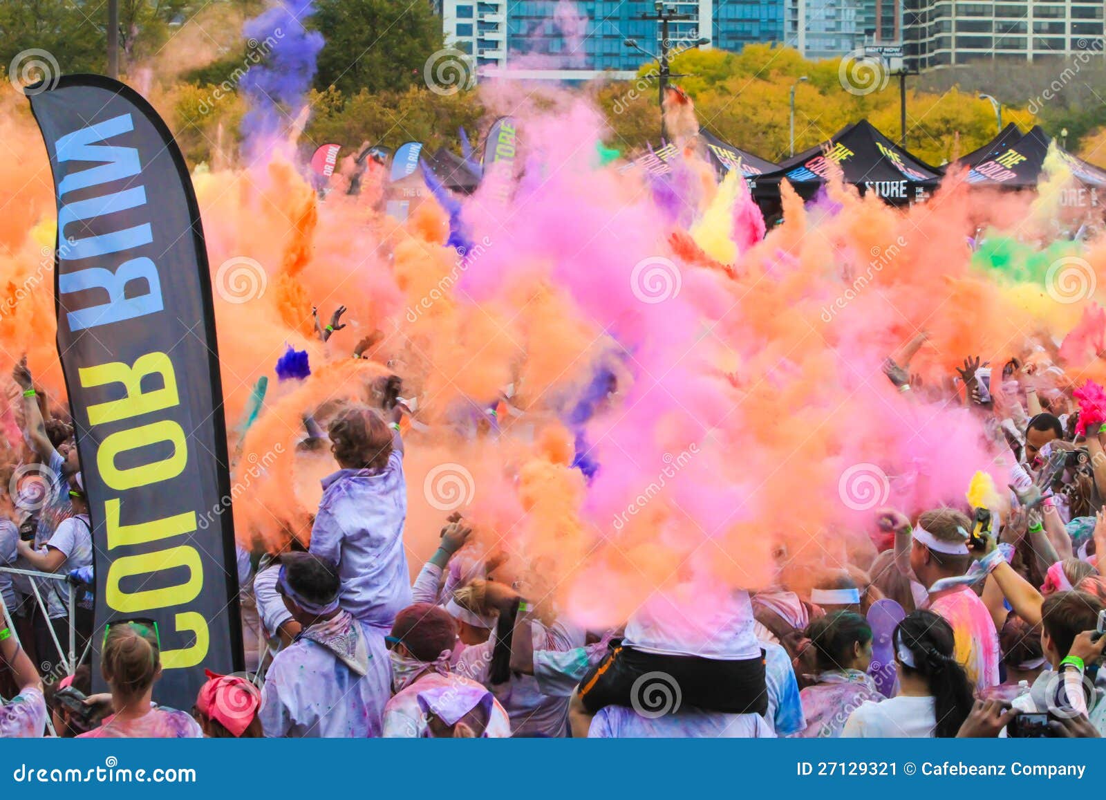 Chicago Color Run editorial photo. Image of happiness - 27129321