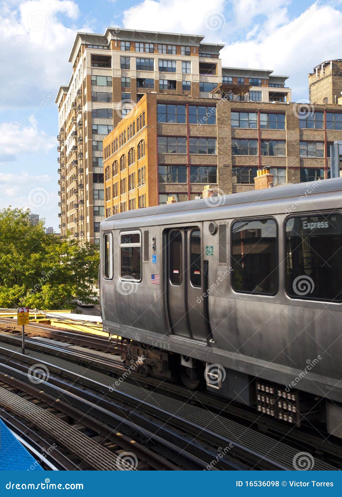 The Chicago EL train stock photo. Image of railroad, city - 16536098