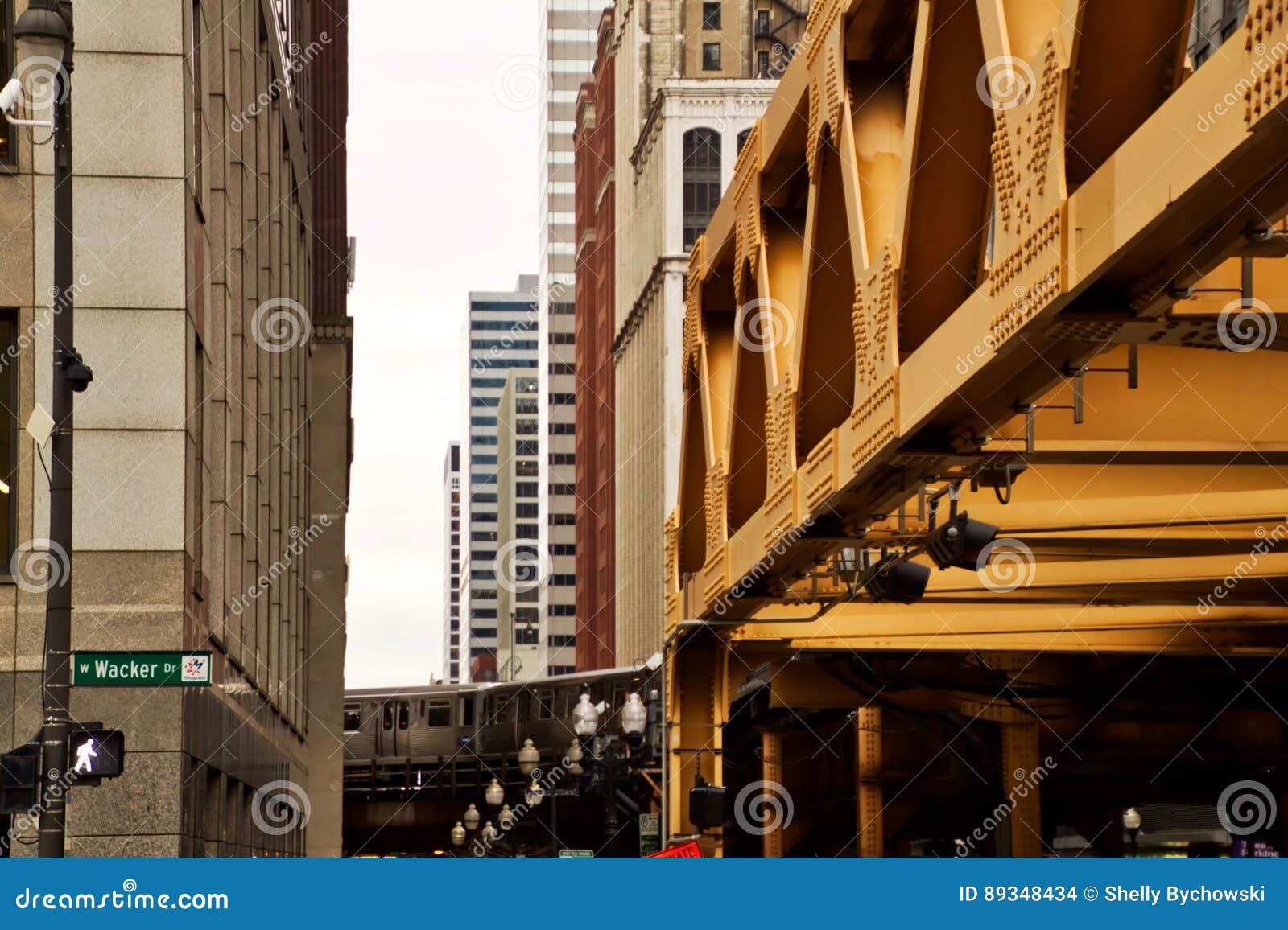 Chicago Elevated El Train Moving Along Tracks at the Corner of Wells ...
