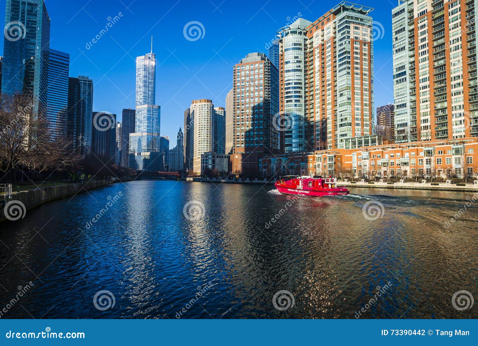 Chicago Fire Department Cruises Down the Chicago River Editorial ...