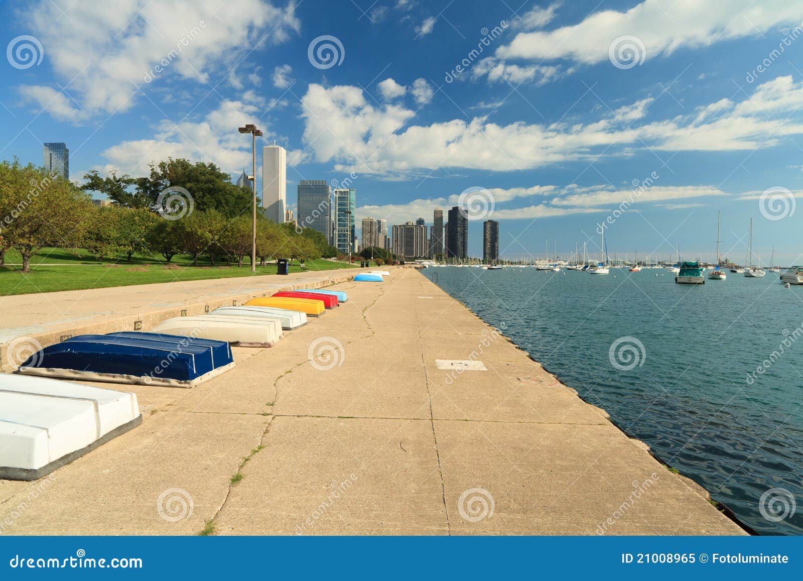 Chicago Lakefront Trail stock image. Image of path, beauty - 21008965