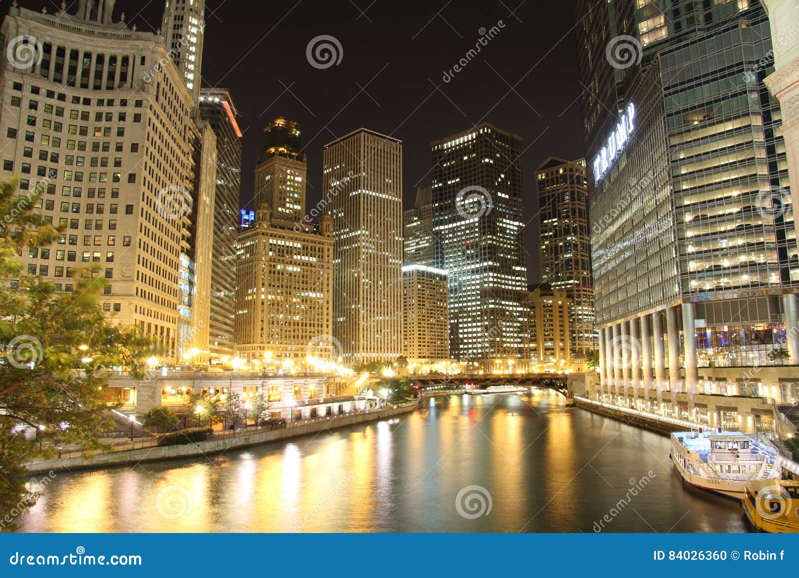 Chicago by night editorial image. Image of river, skyline - 84026360