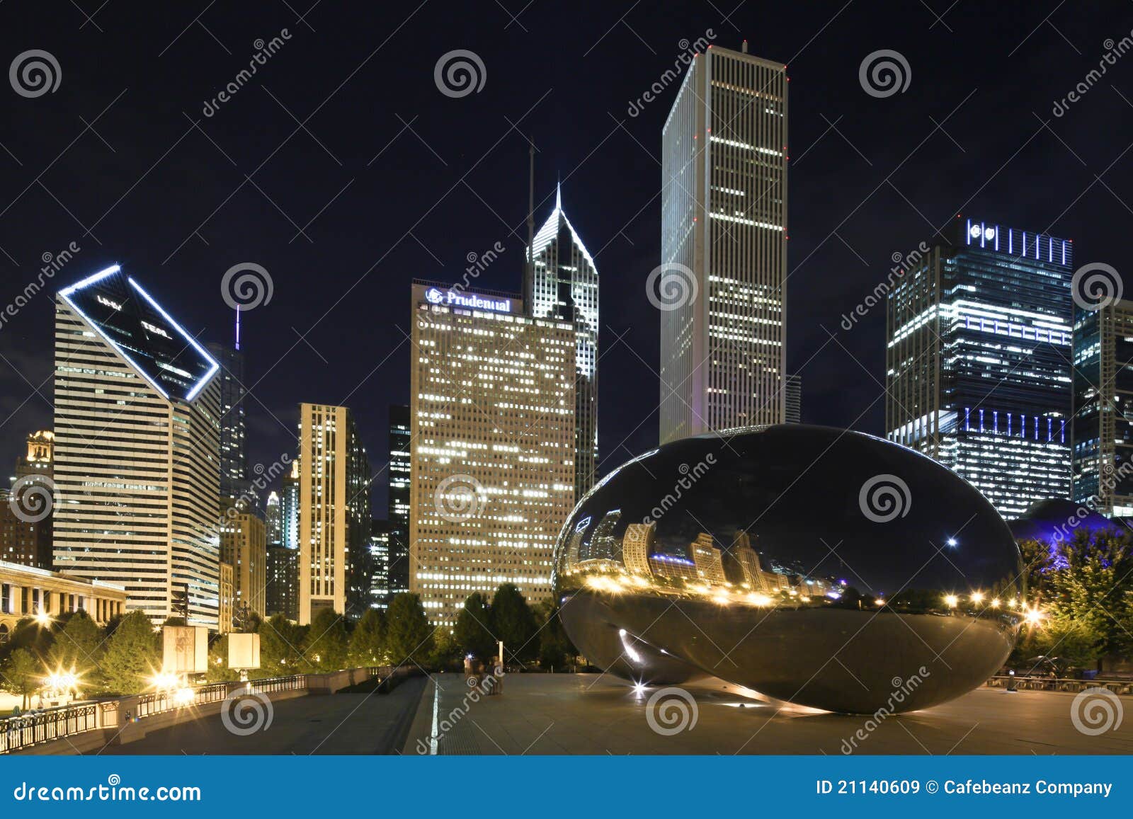 Chicago night scene editorial stock image. Image of shadows - 21140609