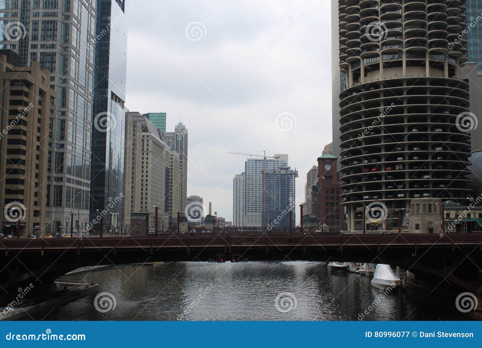 Chicago River editorial photography. Image of corncob - 80996077