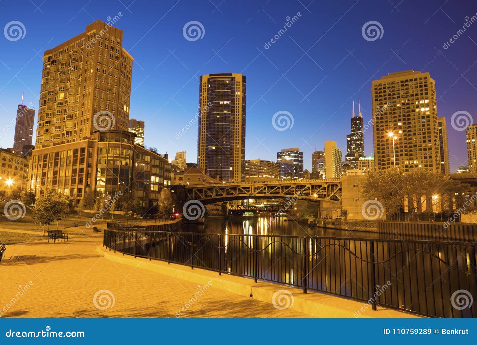 Chicago Riverfront at dawn stock image. Image of colorful - 110759289