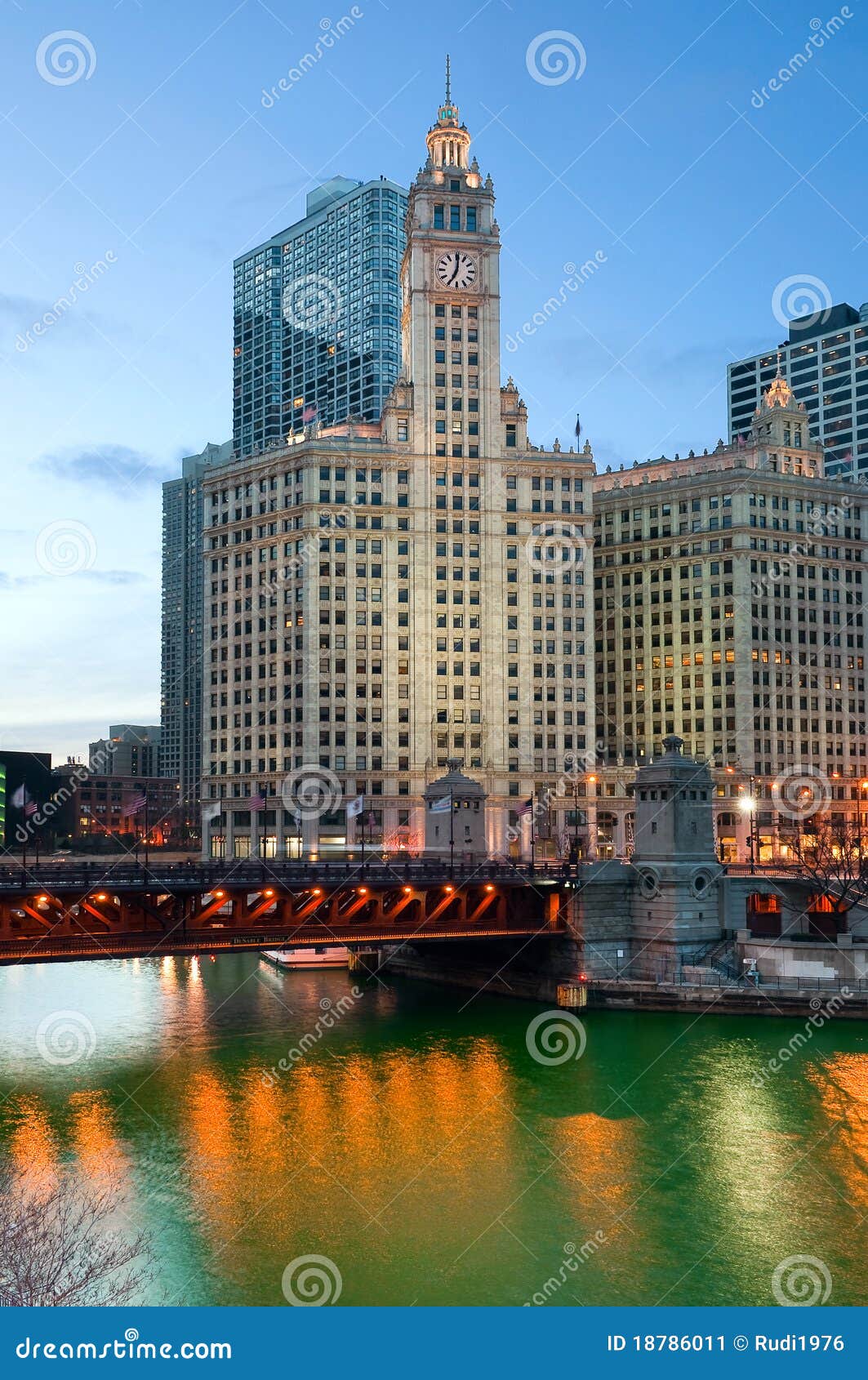 Chicago riverside stock image. Image of life, architecture - 18786011