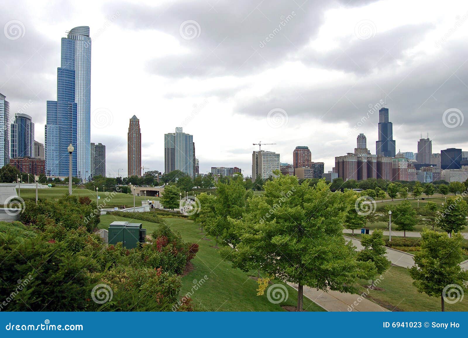 Chicago scene in Summer stock image. Image of city, lake - 6941023