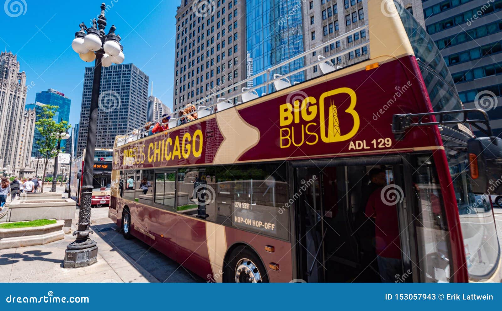 Chicago Sightseeing Bus - CHICAGO, USA - JUNE 11, 2019 Editorial Stock ...