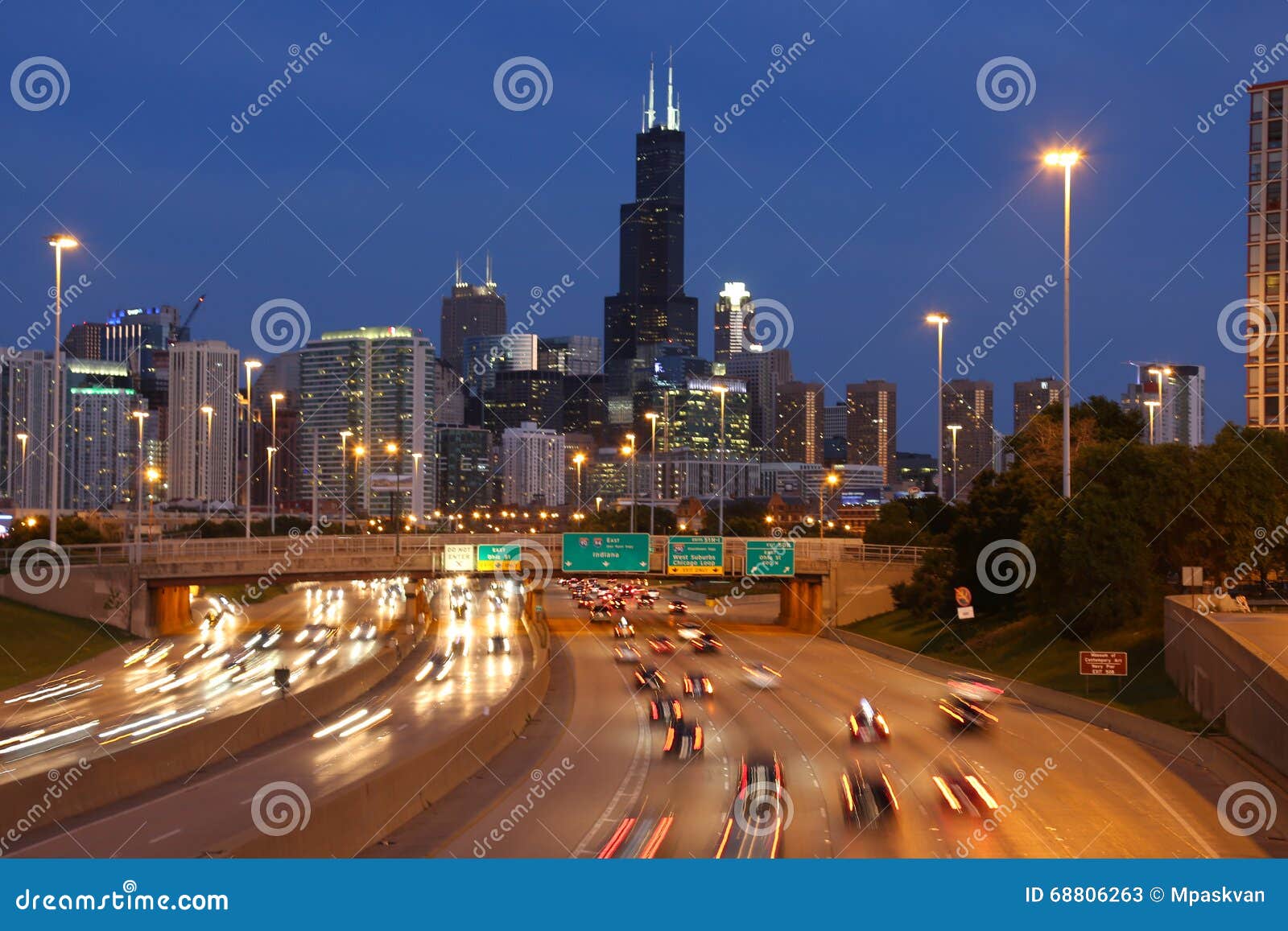 Chicago skyline at dusk stock image. Image of dusk, buildings - 68806263
