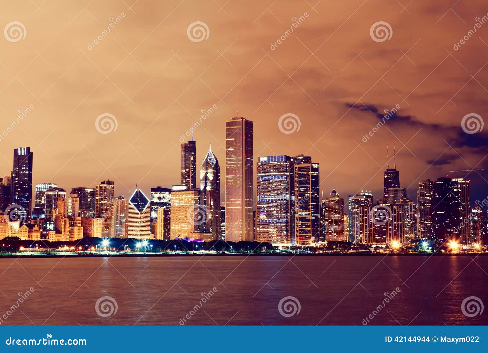 Chicago Skyline at Night stock photo. Image of landmark - 42144944