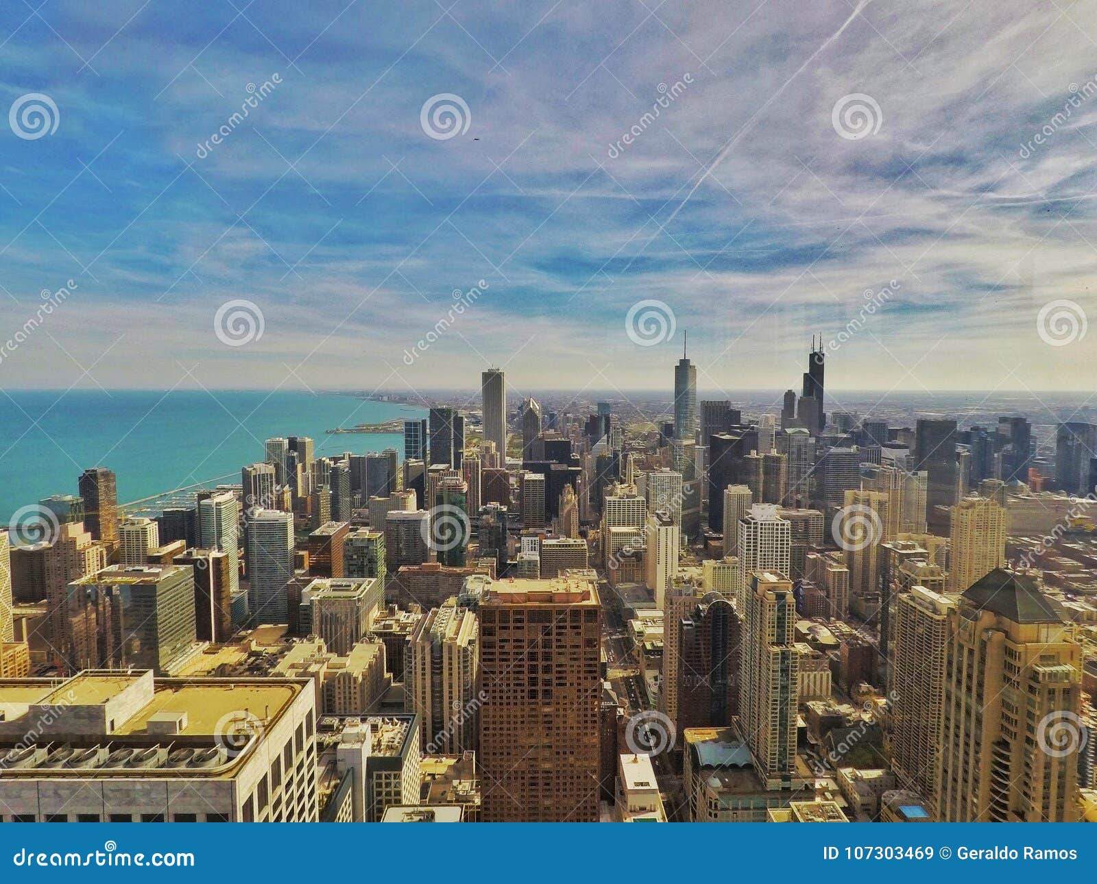 Chicago skyline stock image. Image of view, predios - 107303469
