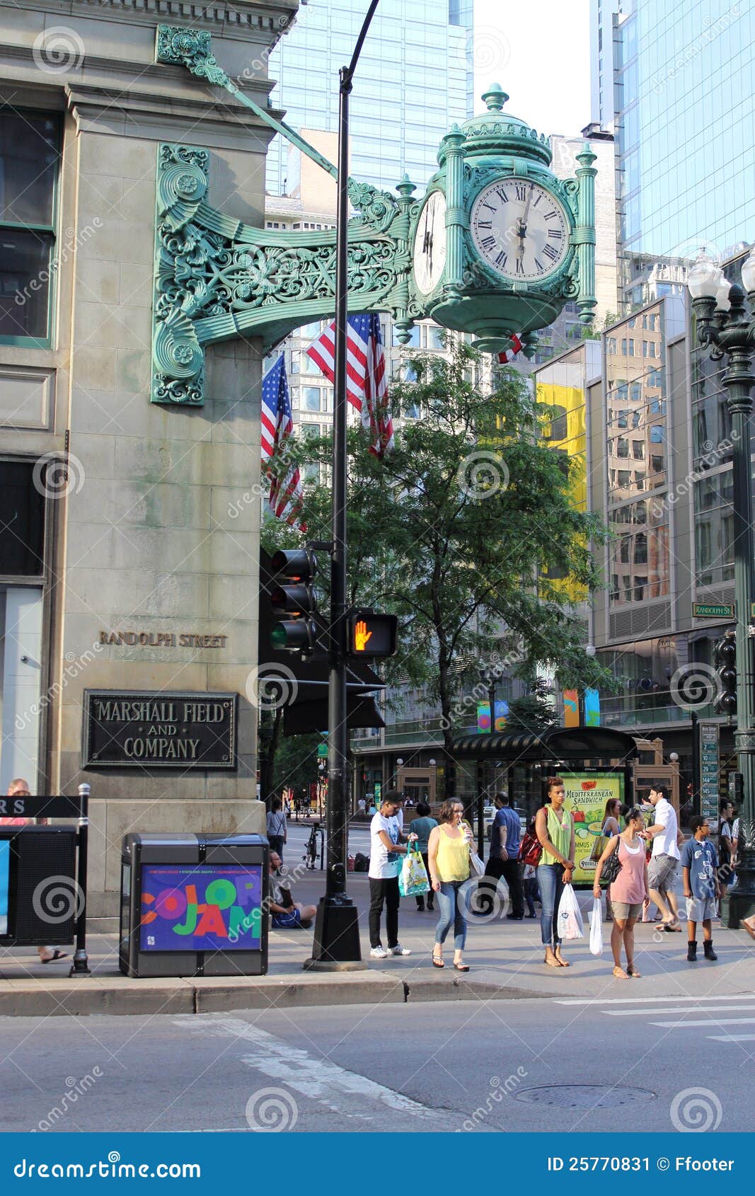 Chicago Street Scene with Marshall Field Clock Editorial Photo - Image ...