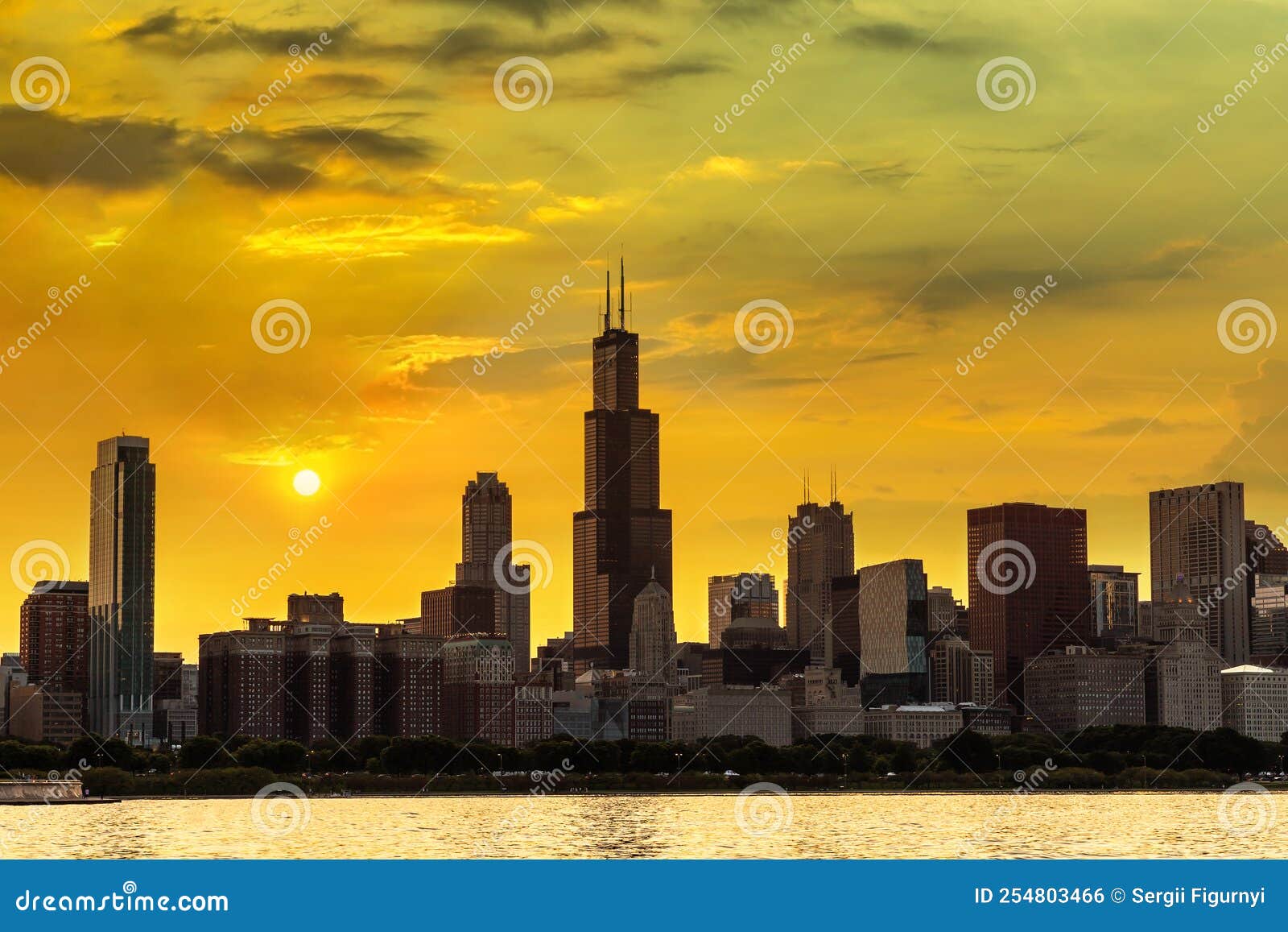 Chicago at Sunset, Illinois Editorial Photo - Image of dusk, cityline ...