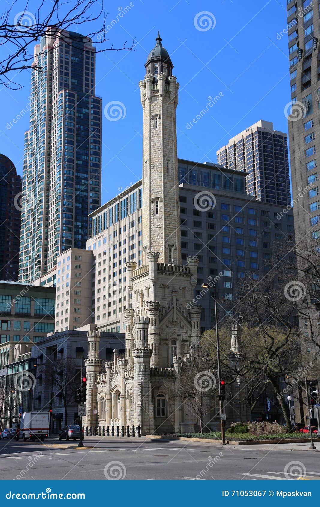 Chicago Water Tower editorial photography. Image of skyscrapers - 71053067