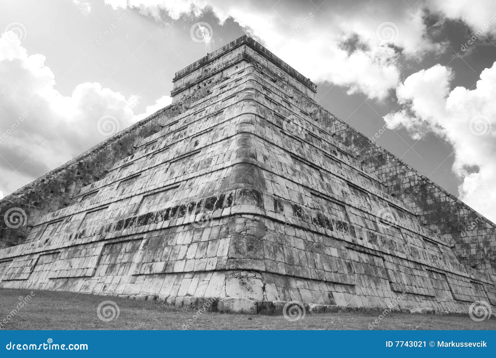 Chichen Itza Picture. Image: 7743021