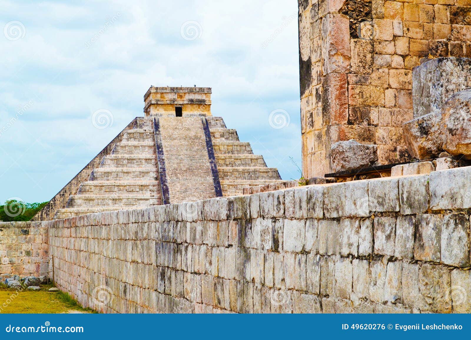 View Of The Pyramid Of The Moon At Aztec Pyramid Teotihuacan , Ancient ...