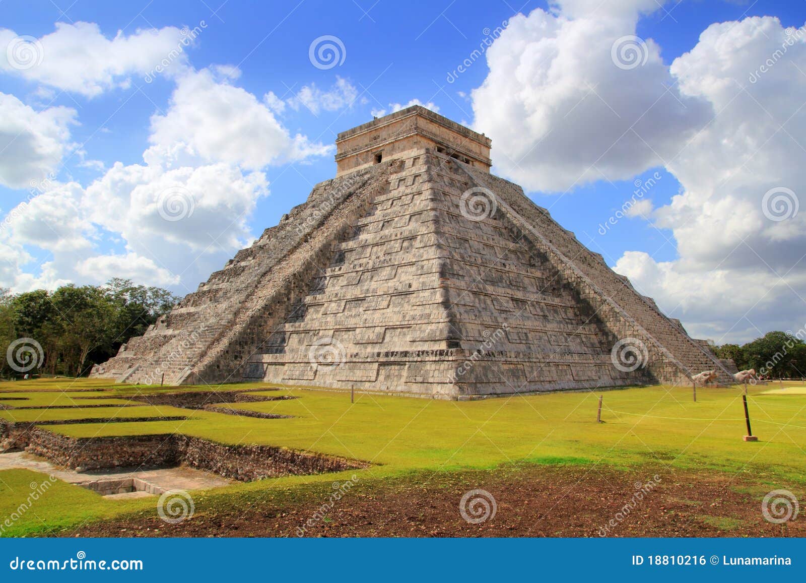 Mayan Pyramid, Tulum, Mexico Royalty-Free Stock Photo | CartoonDealer ...