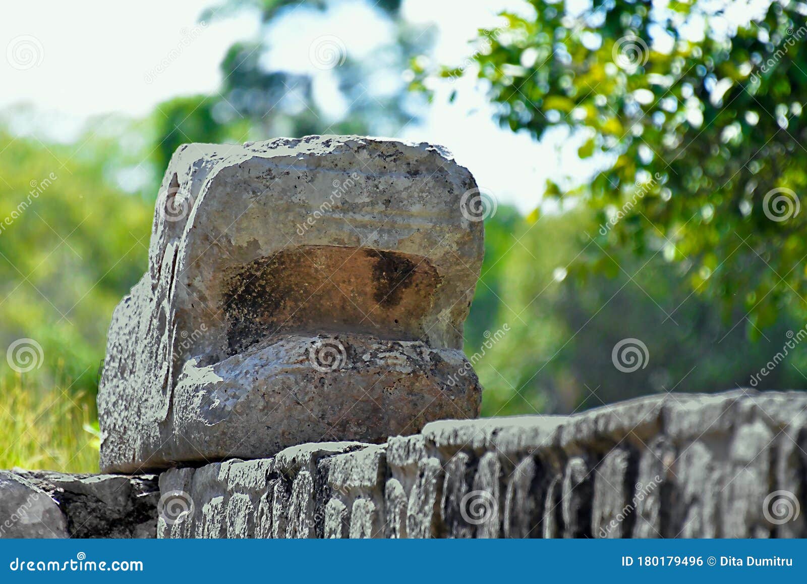 Snakes On Pyramid Royalty-Free Stock Image | CartoonDealer.com #5643250