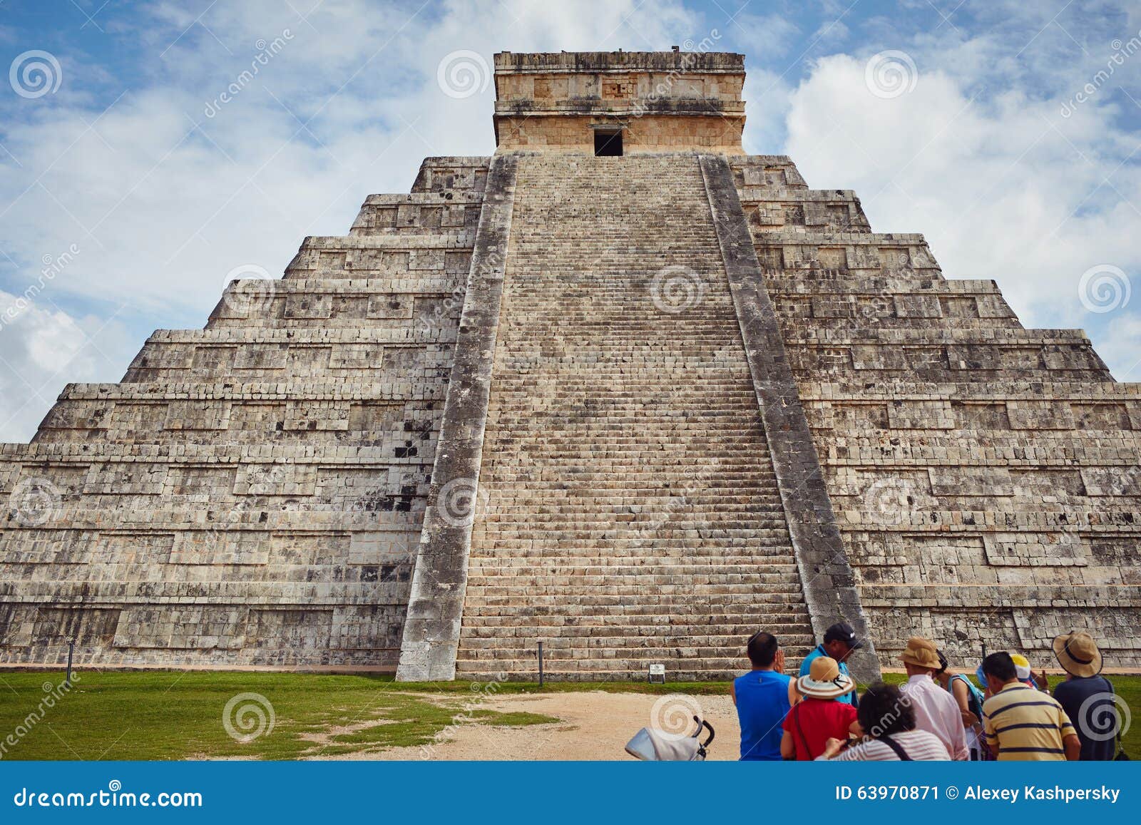 Chichen Itza editorial photo. Image of chichen, mexico - 63970871