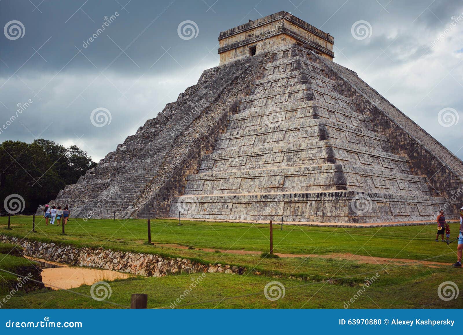 Chichen Itza editorial image. Image of ancient, tribe - 63970880