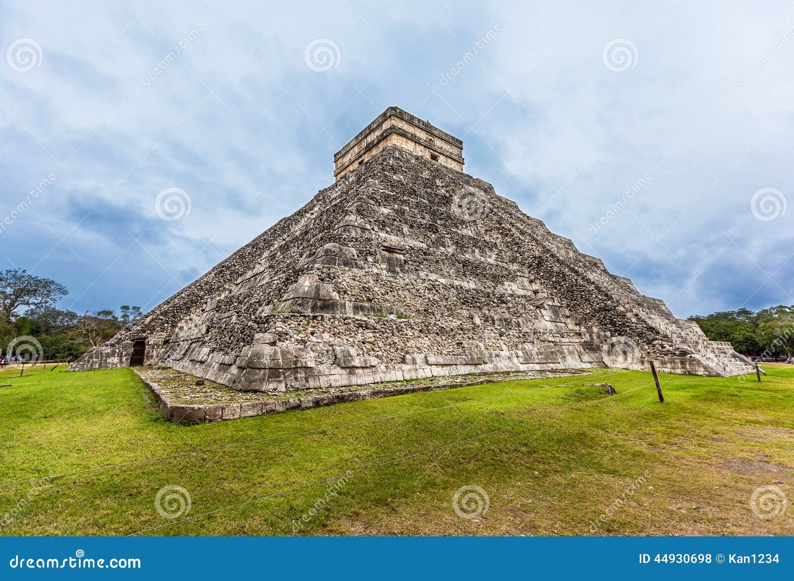 Chichen Itza, Mayan Pyramid, Cancun, Mexico Stock Photo - Image of ...