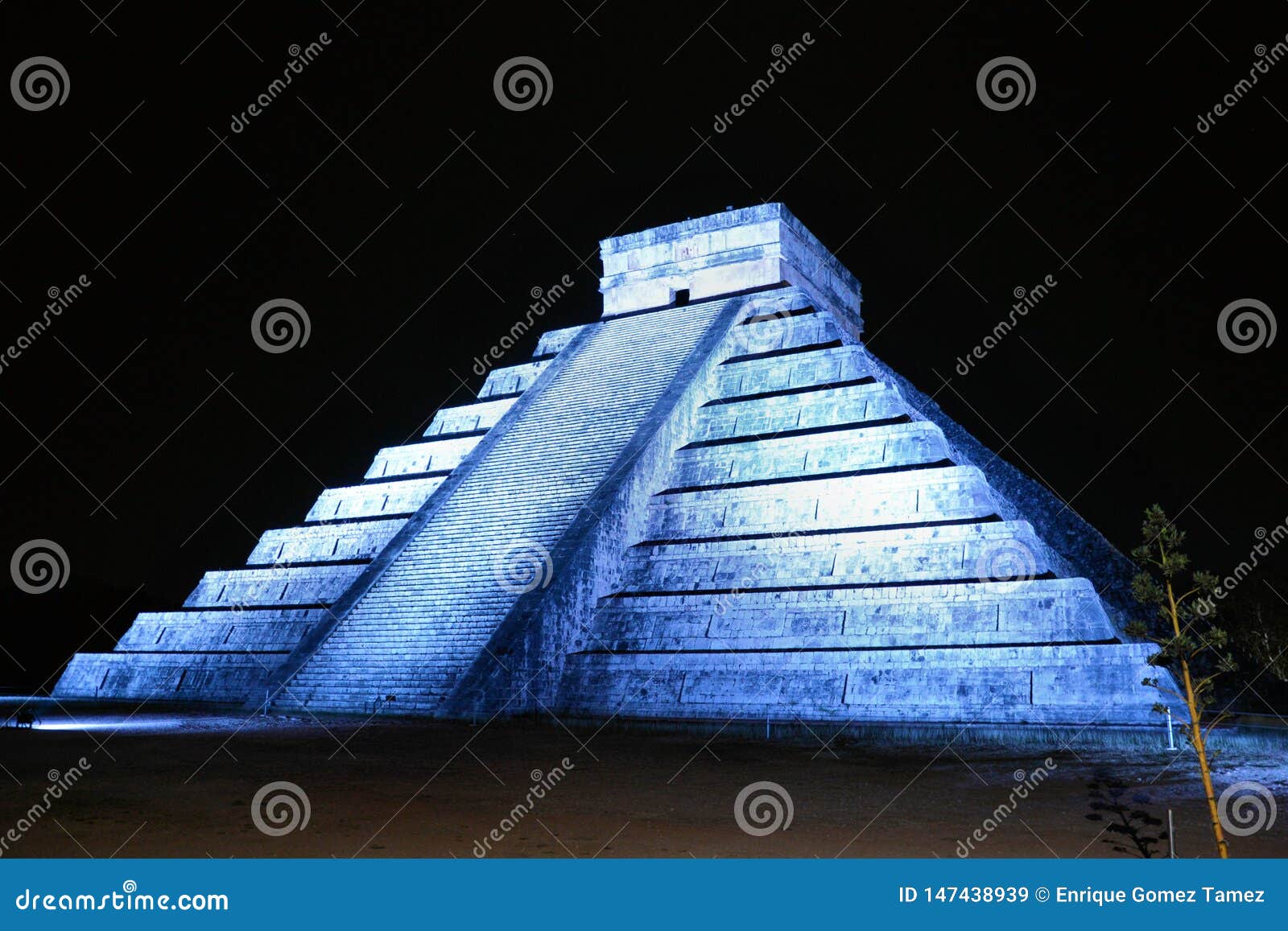 Chichen Itza at Night stock image. Image of itza, kukulcan - 147438939