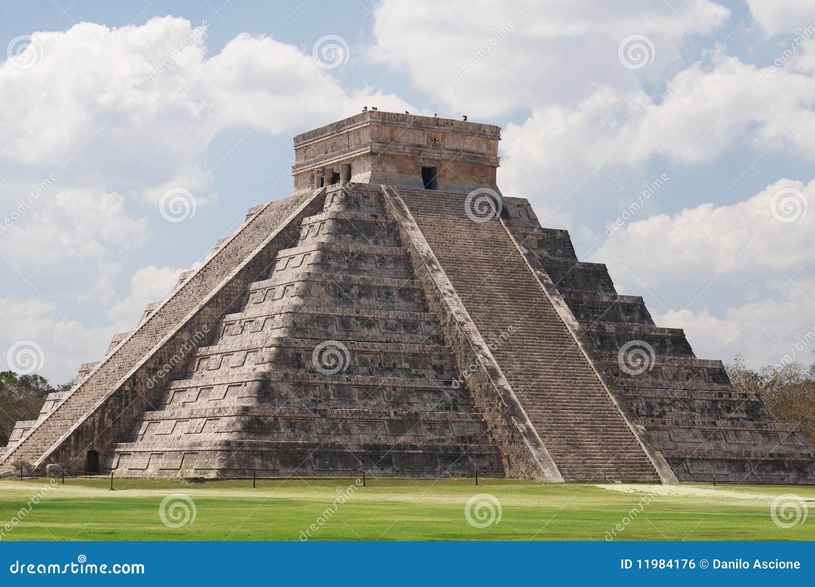 Chichen Itza Pyramid stock photo. Image of latin, america - 11984176