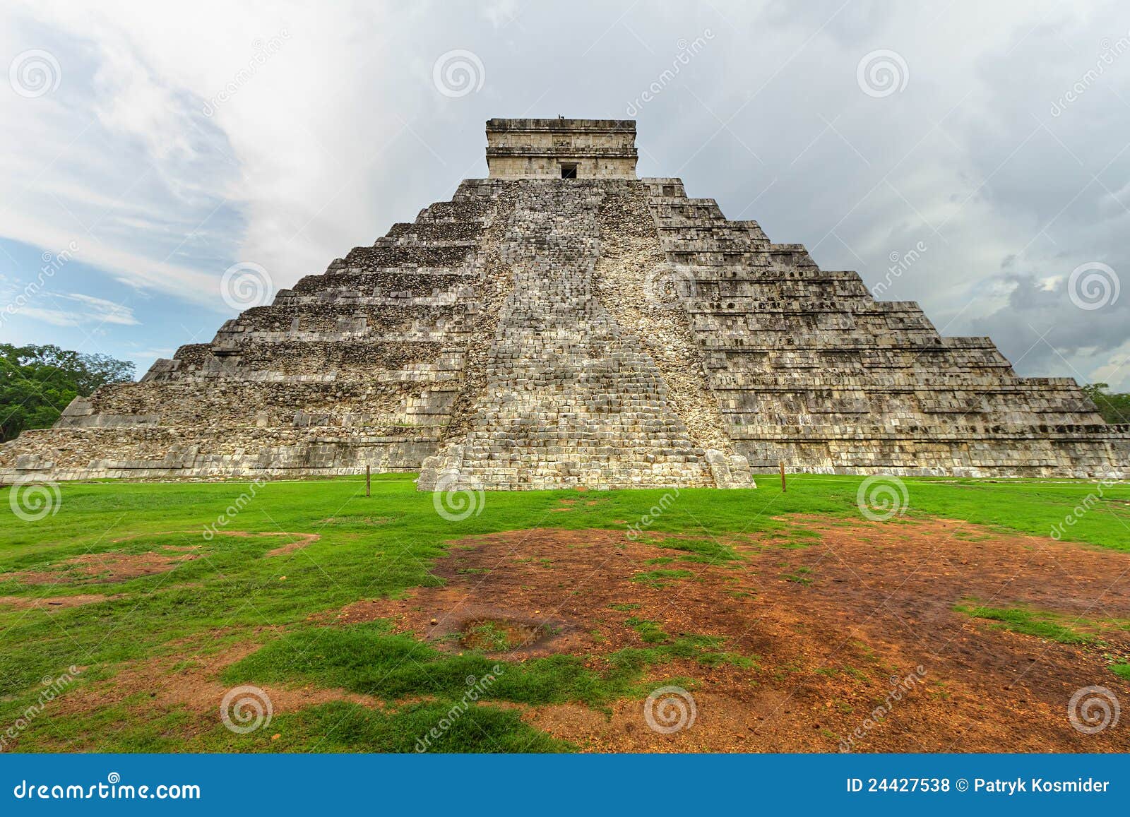 Chichen Itza pyramid stock photo. Image of pyramid, building - 24427538