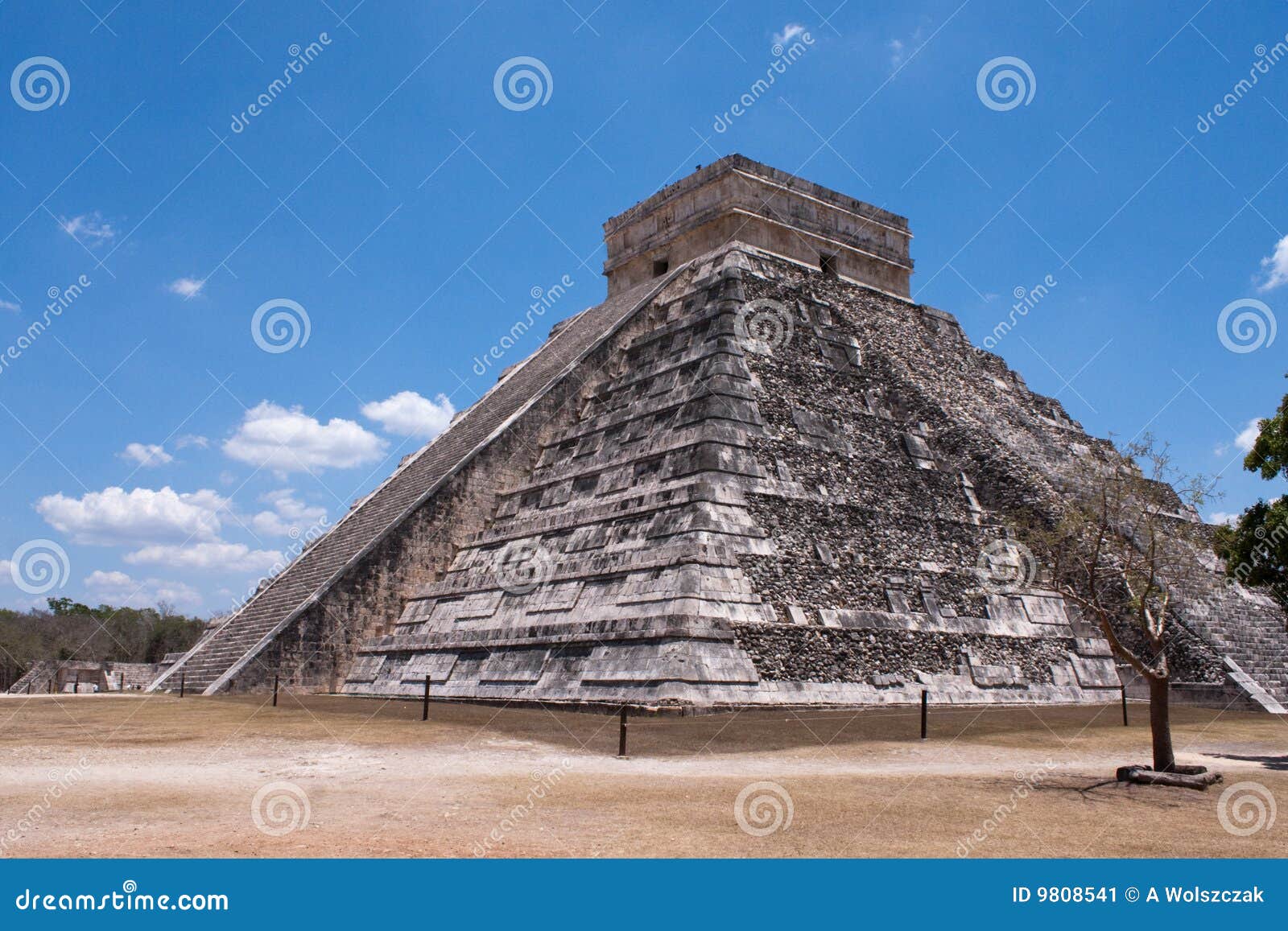Chichen itza pyramid stock image. Image of nature, archeology - 9808541