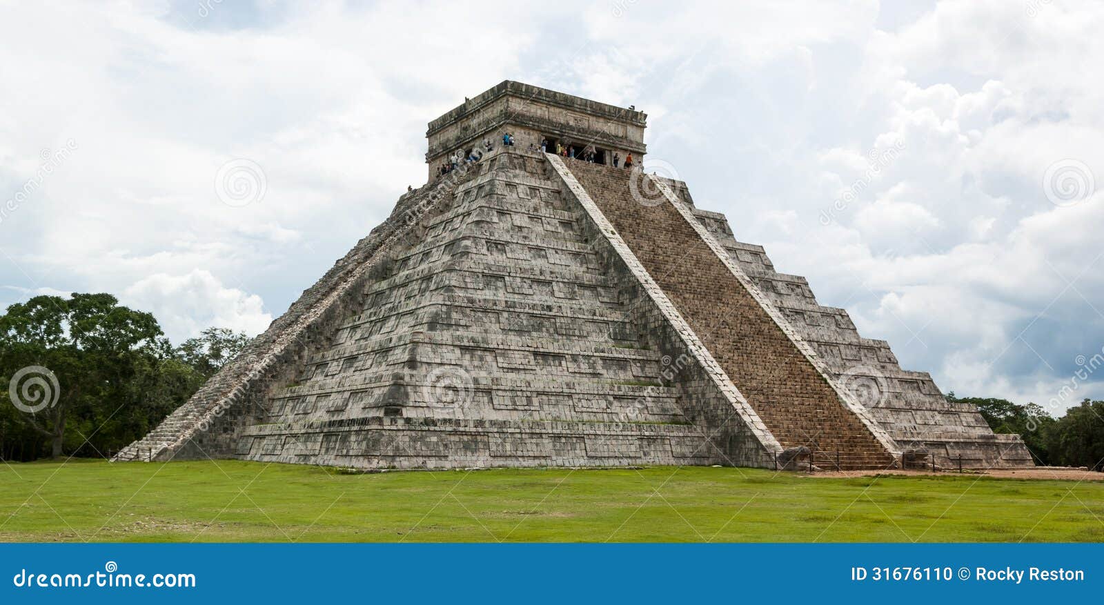 Chichen Itza Pyramid stock photo. Image of monuments - 31676110