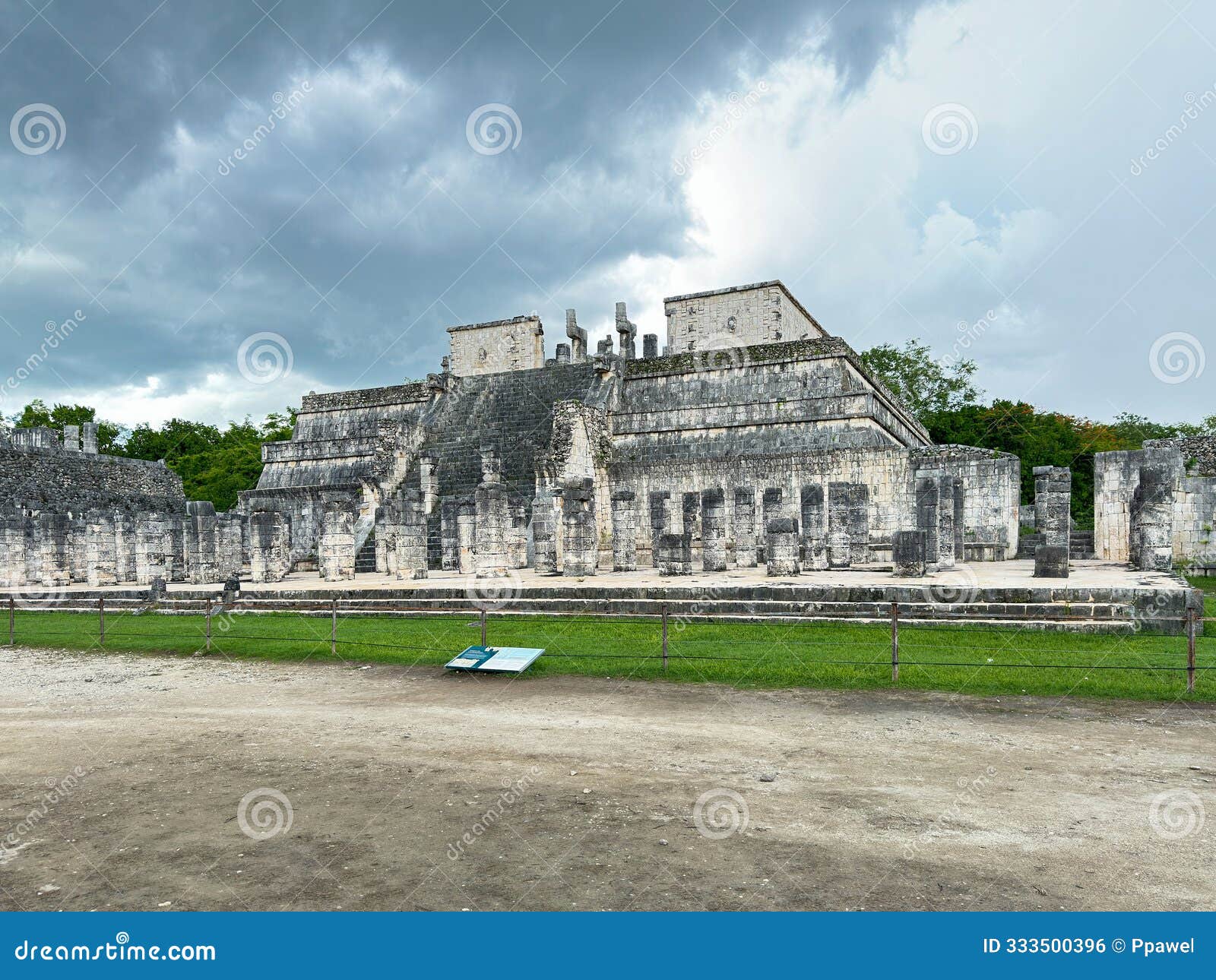 Chichen Itza Pyramid Mexico Stock Photo - Image of tree, mexico: 333500396