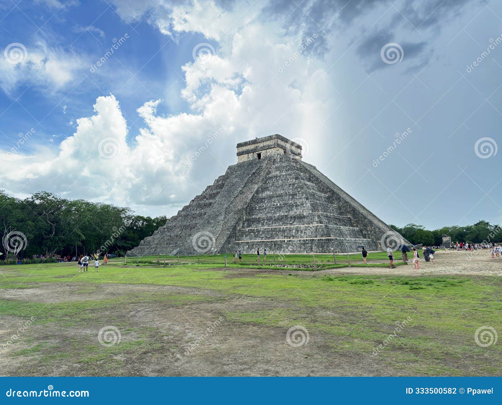 Chichen Itza Pyramid Mexico Stock Photo - Image of holiday, chichen ...