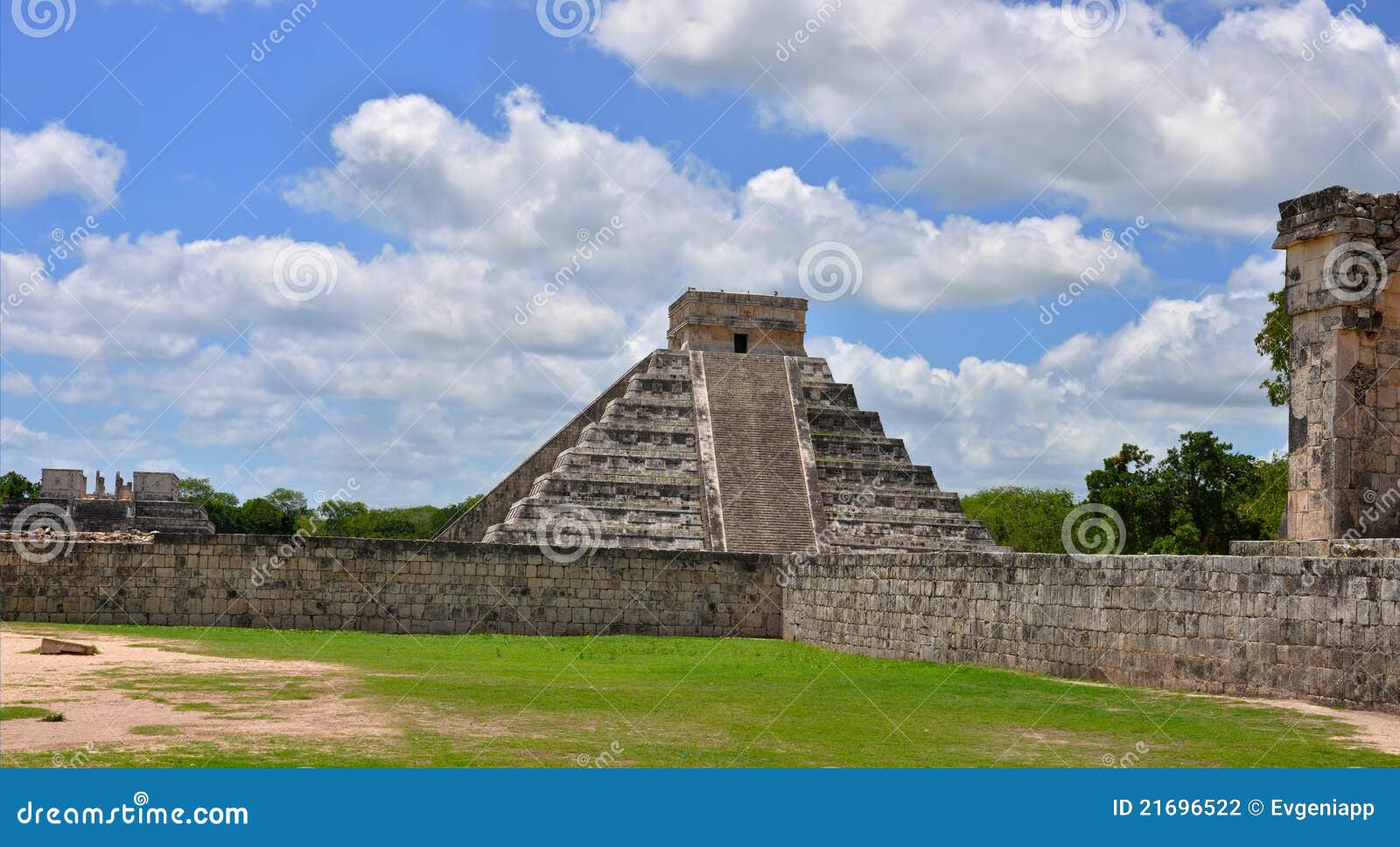 Chichen Itza Pyramid, Wonder of the World, Mexico Stock Photo - Image ...