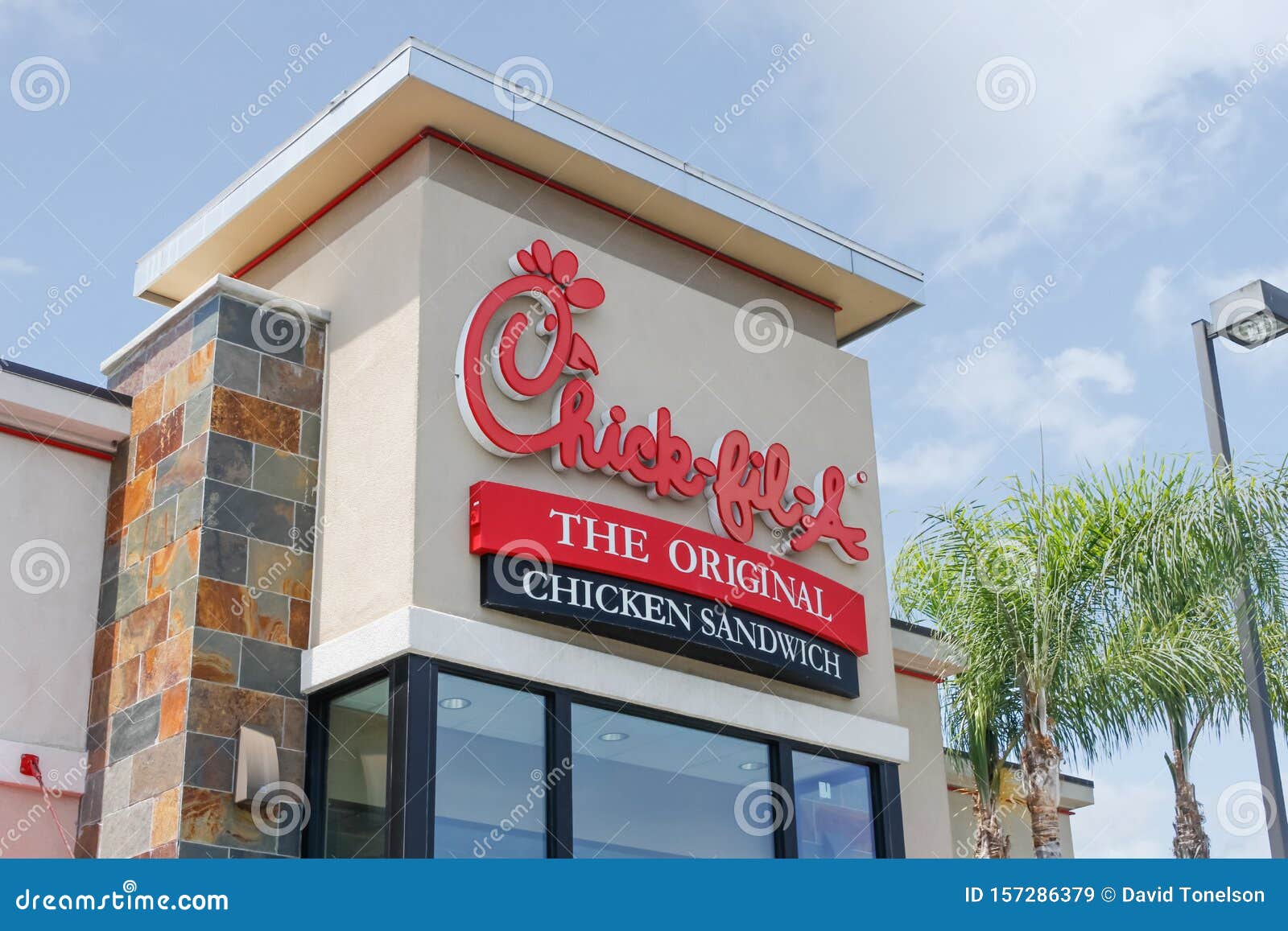 Chick-Fil-a-restaurantbord redactionele stock afbeelding. Image of ... Chick-Fil-a-restaurantbord redactionele stock afbeelding. Image of ...