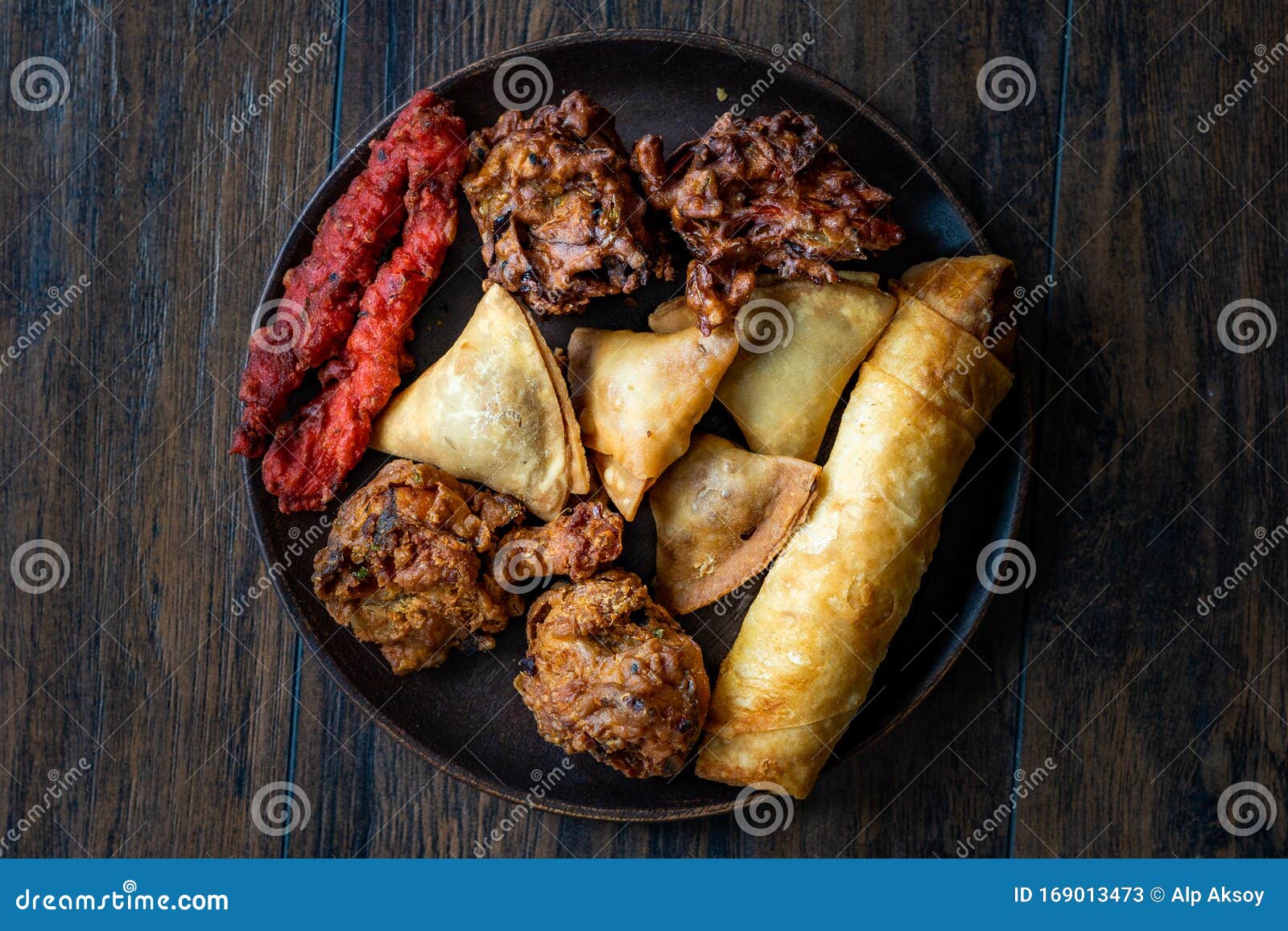Chicken Pakora, Aloo Tikki, Samosas Samsa E Roles De Primavera Imagem ...