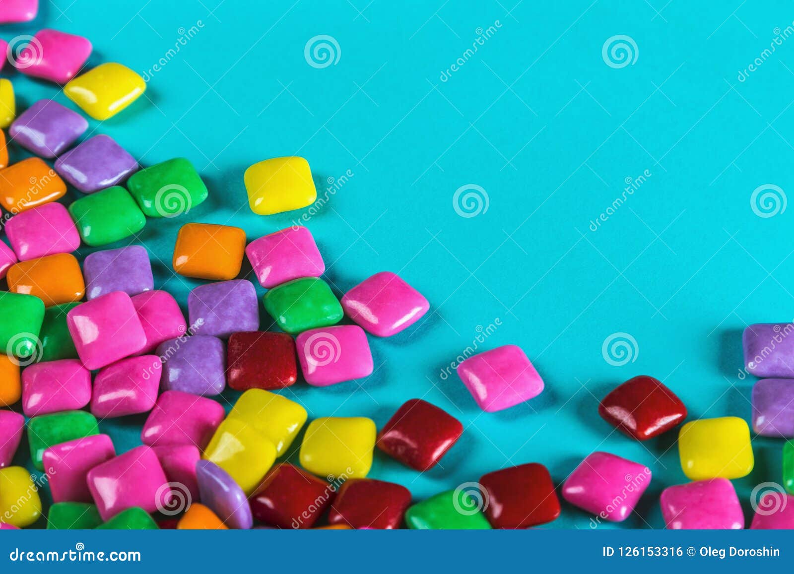 Chicle De Diversos Colores En Un Azul Foto de archivo - Imagen de ...