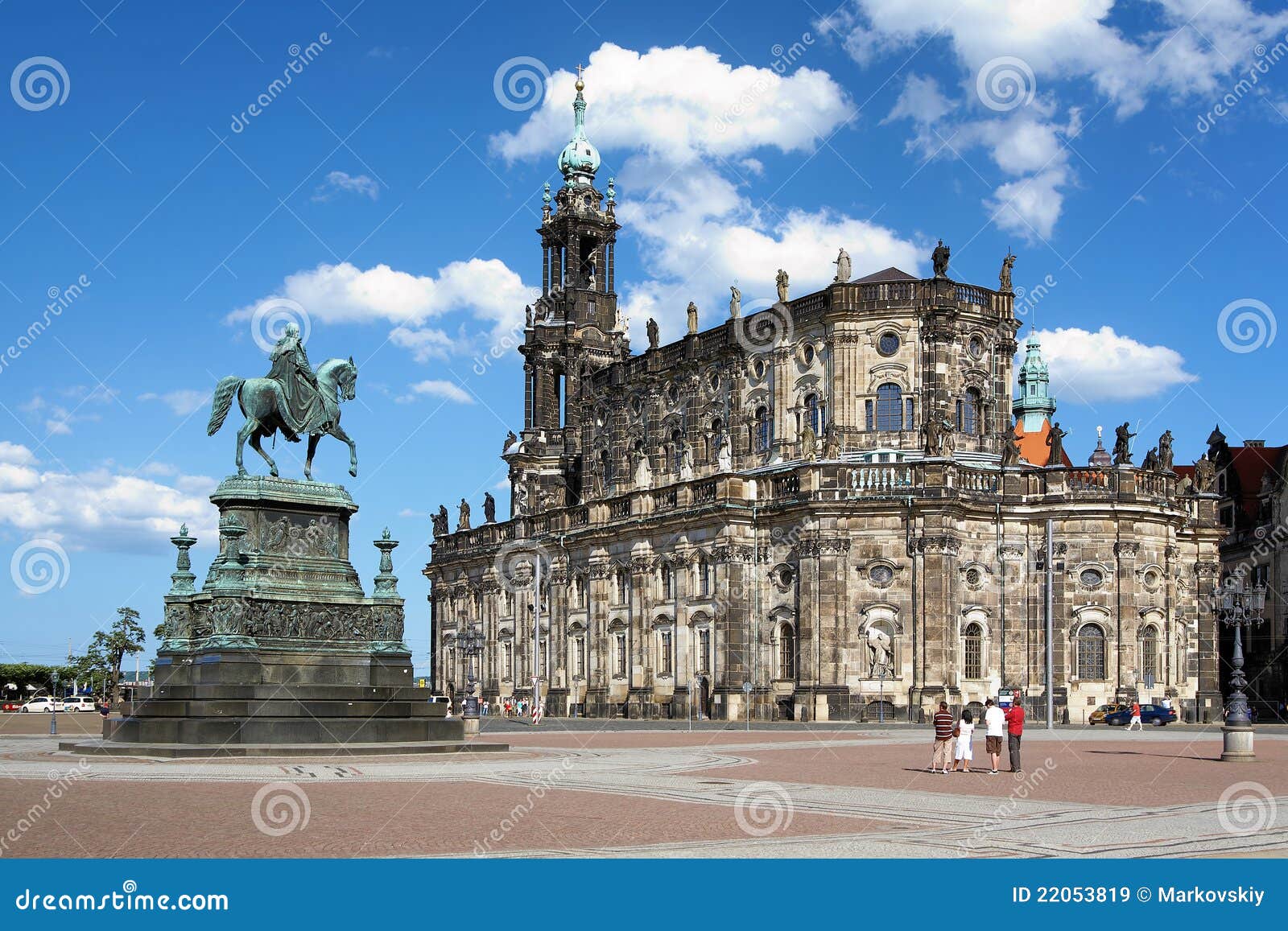 Chiesa Cattolica E Monumento Al Re John, Dresda Immagine Stock ...