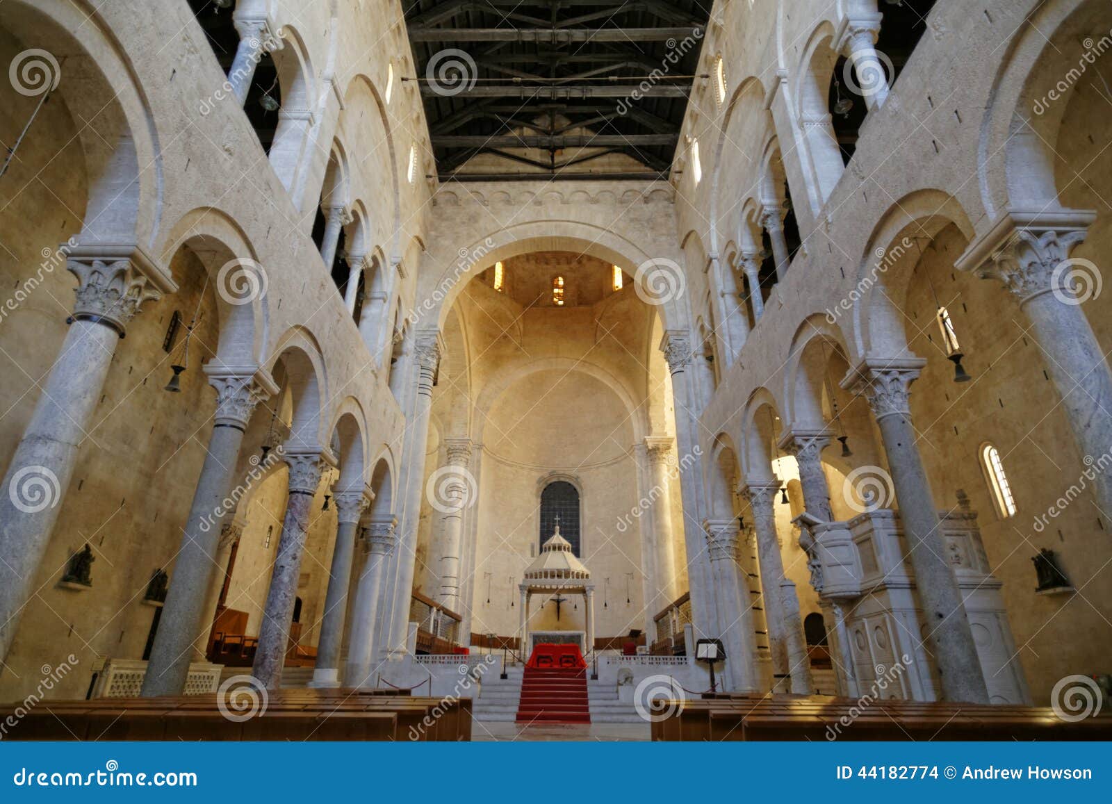 Chiesa di Bitonto fotografia stock. Immagine di cattedrale - 44182774