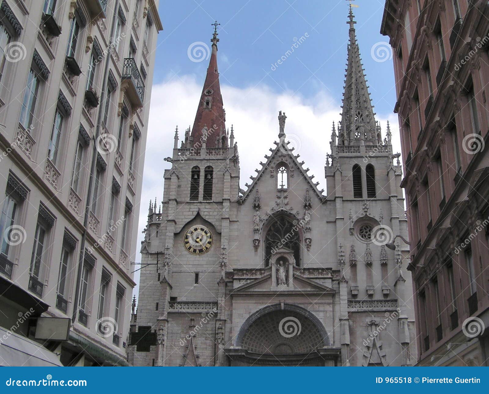 Chiesa gotica 1 fotografia stock. Immagine di credere, storico - 965518